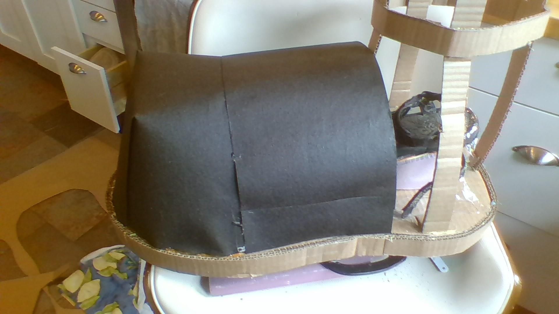 Cardboard Boots(big.) : 9 Steps - Instructables