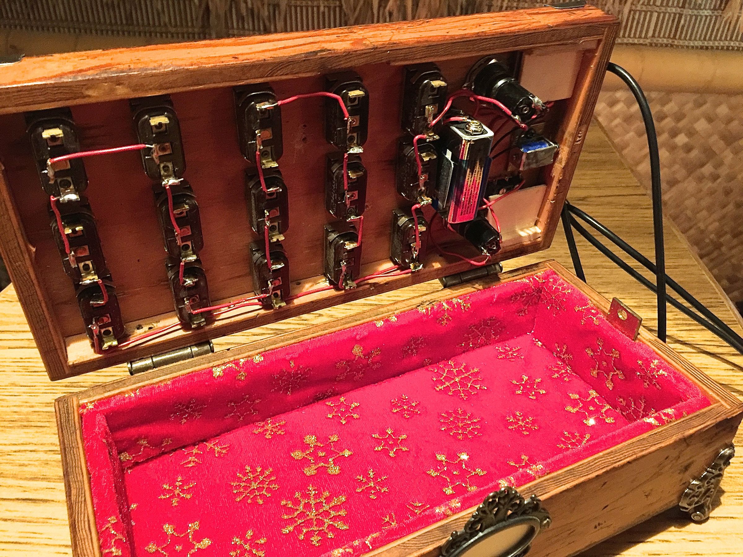 The Christmas Box : 24 Steps (with Pictures) - Instructables