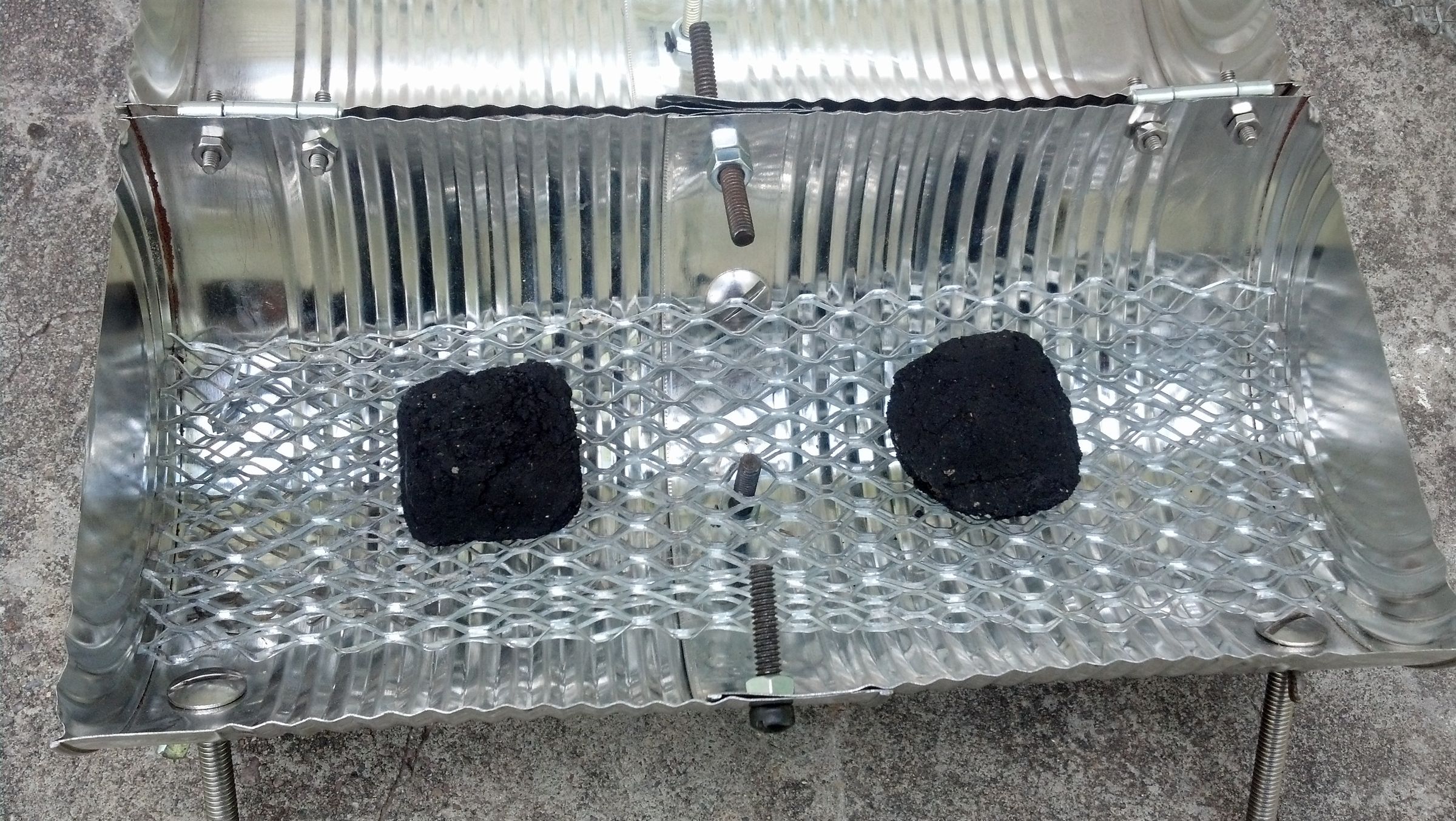 DIY Mini Bbq Grill : 10 Steps - Instructables