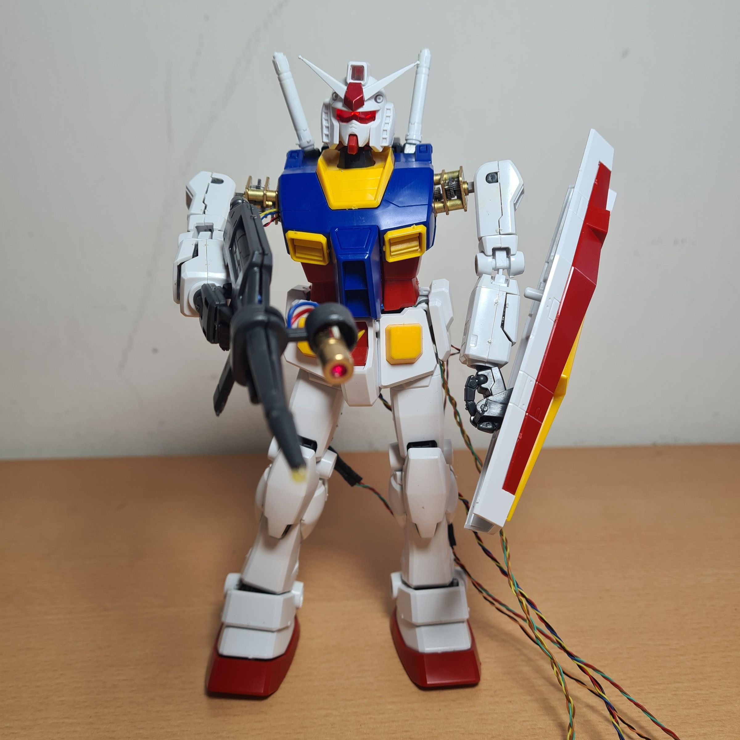Gundam RX-78-2 Arduino : 10 Steps - Instructables