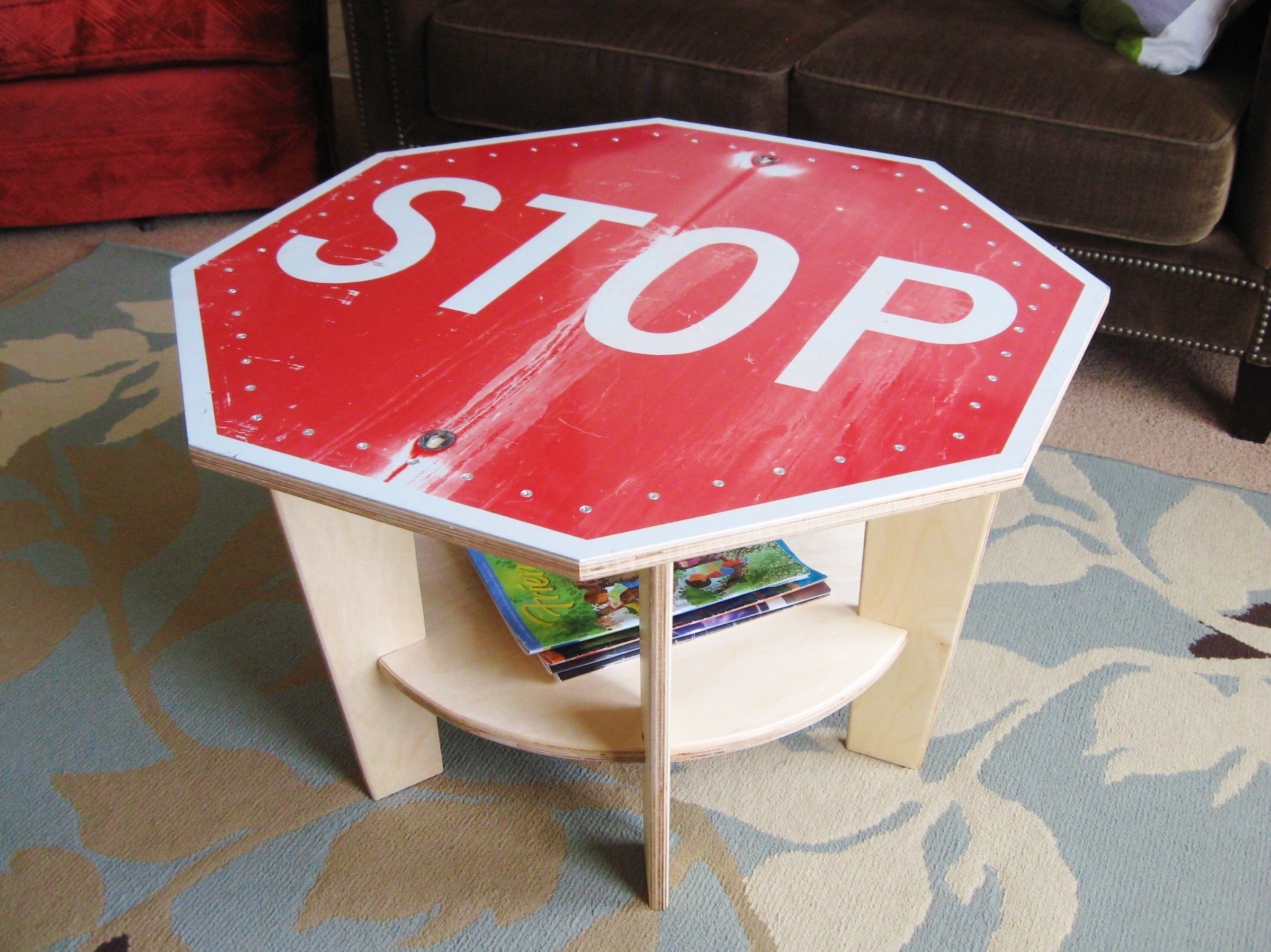 Stop Sign Coffee Table : 7 Steps (with Pictures) - Instructables
