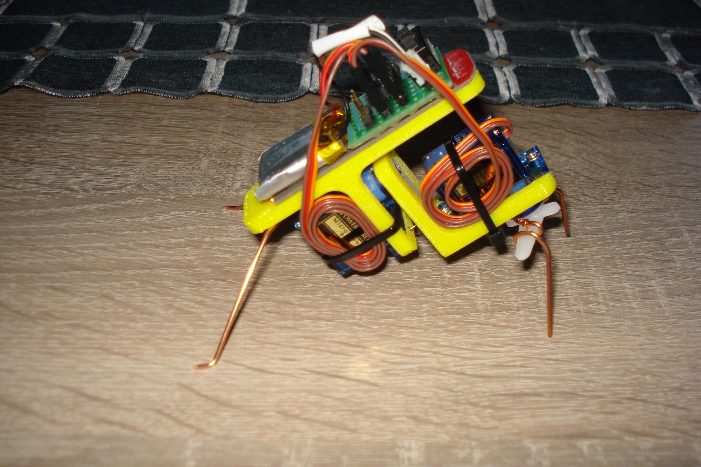 ATtiny85 Robot Insect V2.0 : 3 Steps (with Pictures) - Instructables