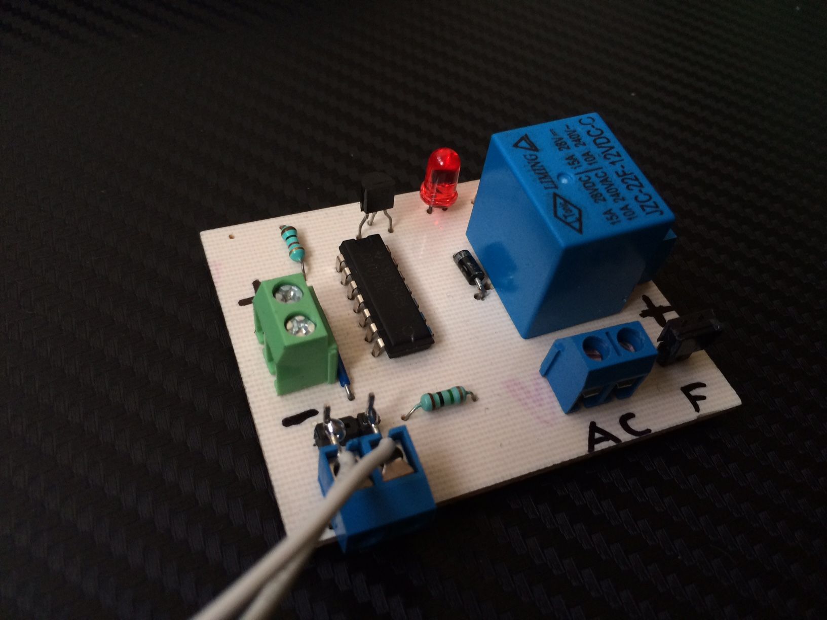 USE a PUSH BUTTON AS a SWITCH ! : 4 Steps (with Pictures) - Instructables