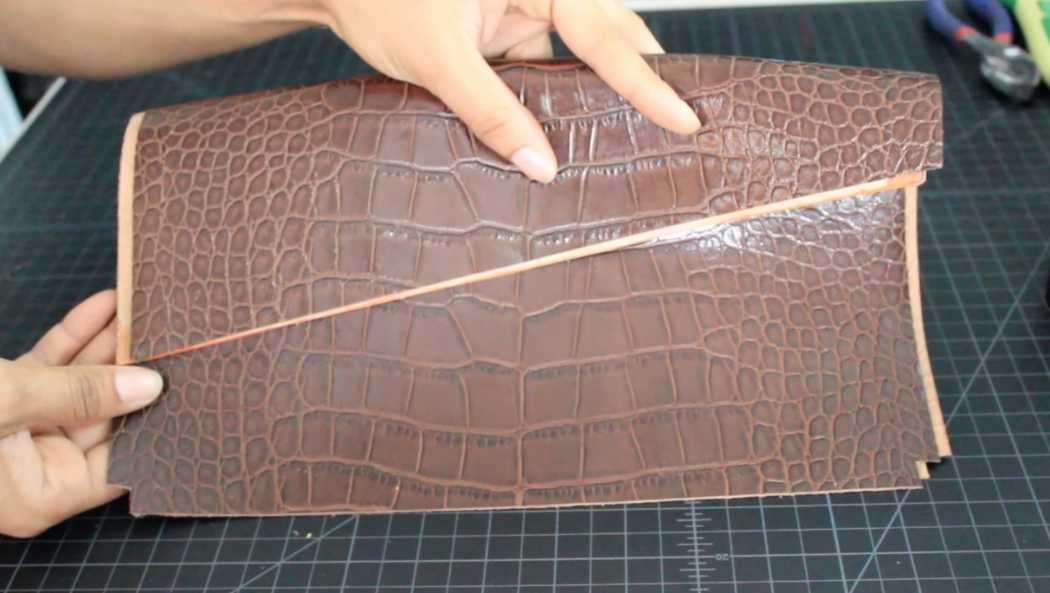 EASY LEATHER FOLD OVER CLUTCH : 6 Steps (with Pictures) - Instructables