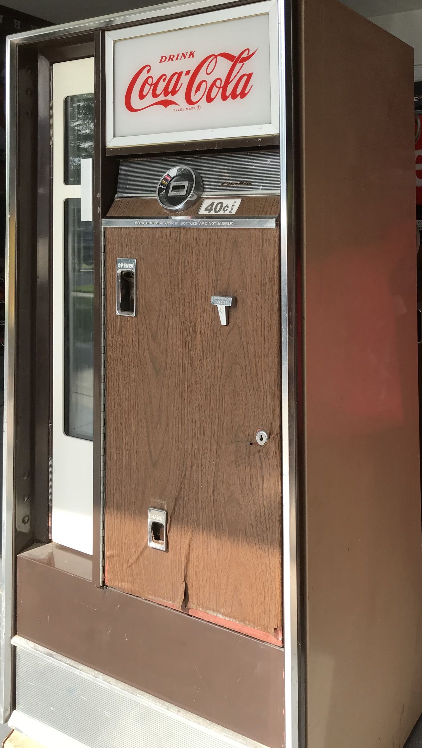 Restoring a 1960's Coke Machine! : 9 Steps (with Pictures) - Instructables