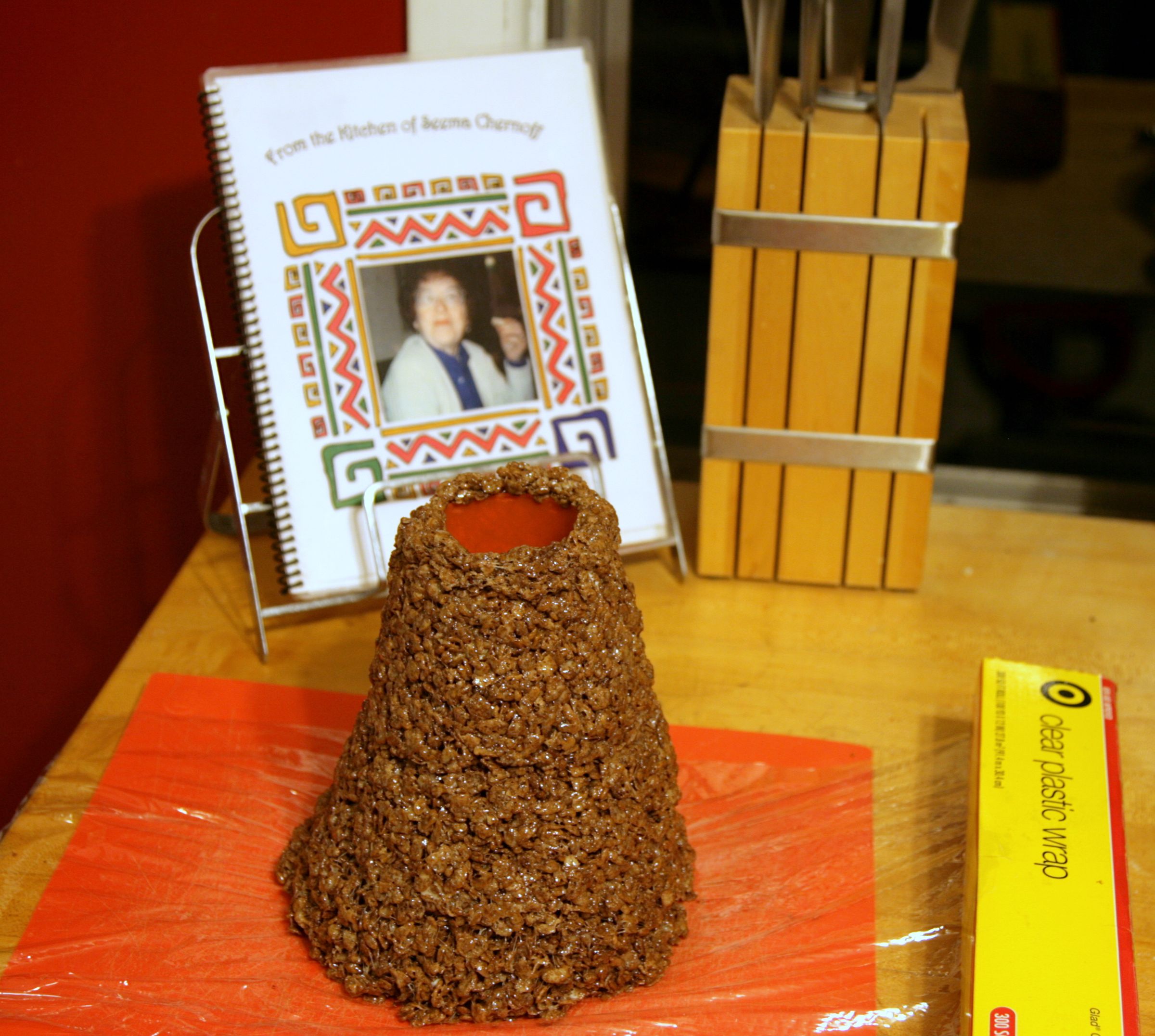 Pretty Easy Erupting Volcano Birthday Cake (Using Dry Ice) : 6 Steps ...