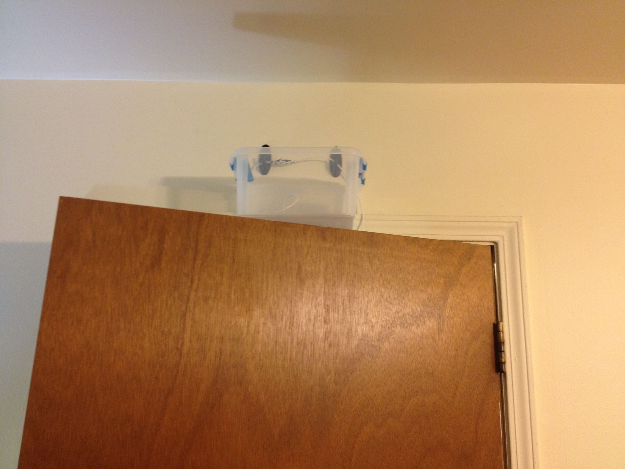 Falling Flour Prank : 8 Steps - Instructables