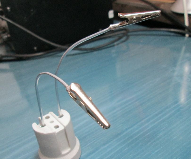 Super Simple and Cheap Soldering Helping Hand. : 6 Steps (with Pictures ...