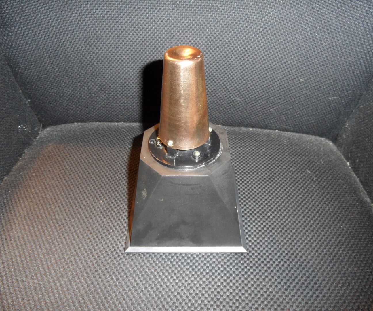 Simple Desktop "Tesla Coil" : 6 Steps - Instructables