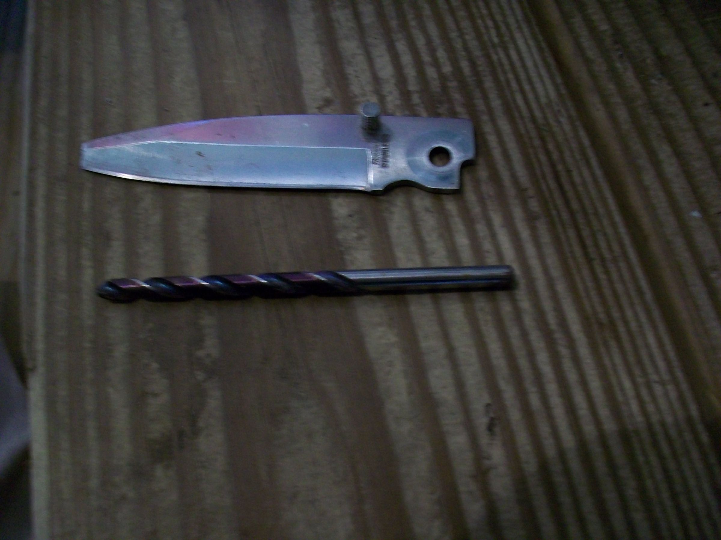 Make a Realistic Prop/Fake Knife : 6 Steps - Instructables