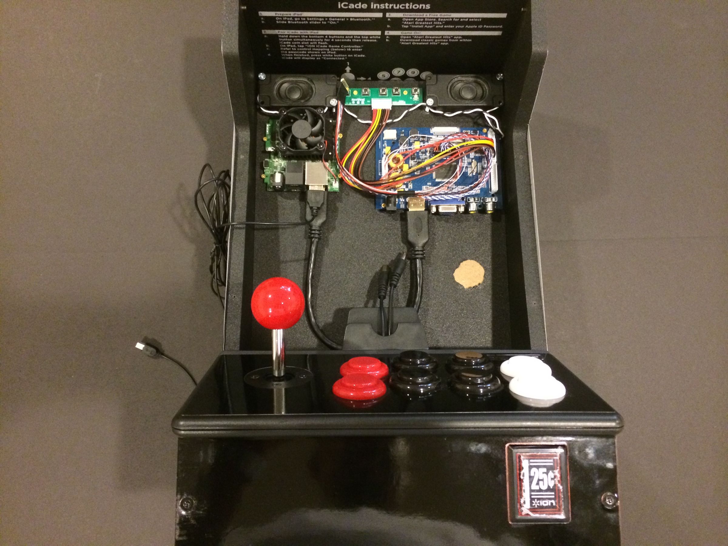 O-Cade: Portable OUYA Mini-Arcade Cabinet With Mobile Charging Station ...