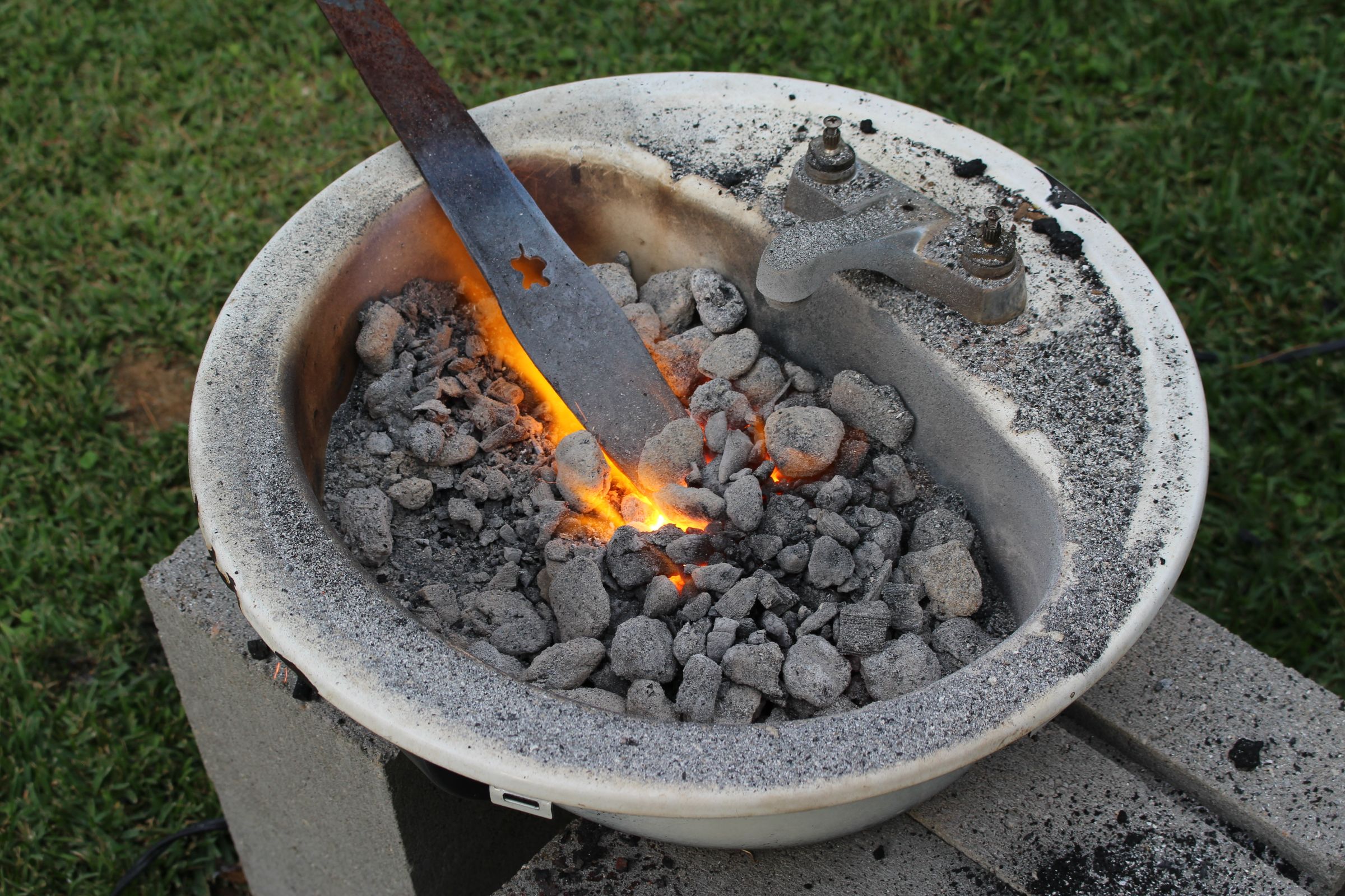 Most REDNECK Forge Ever. Period. : 6 Steps (with Pictures) - Instructables