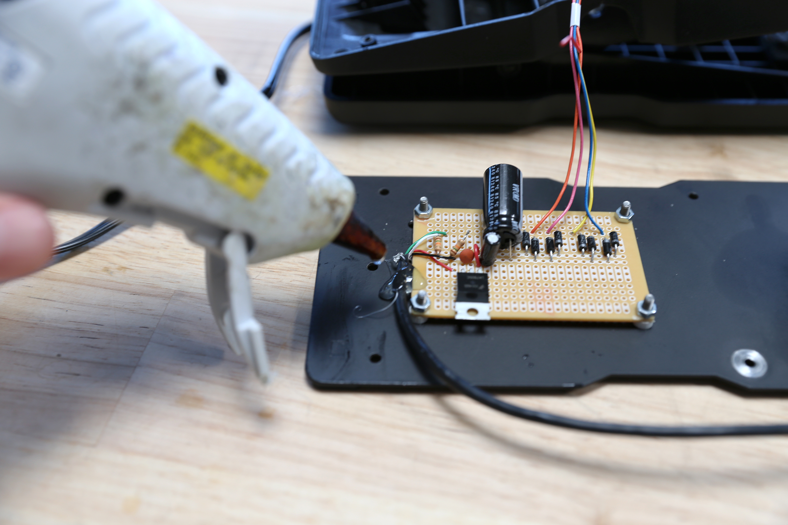 Shaky Leg Power Generator : 19 Steps (with Pictures) - Instructables