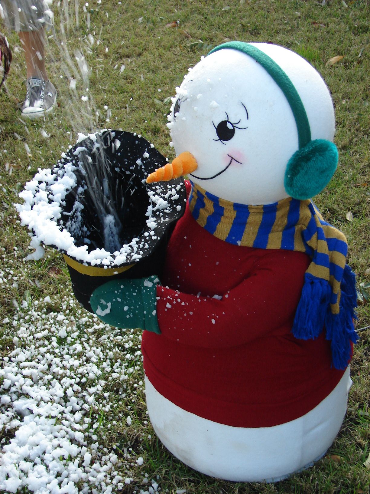 Fixing the Snowman Evaporative Snow Machine : 6 Steps - Instructables