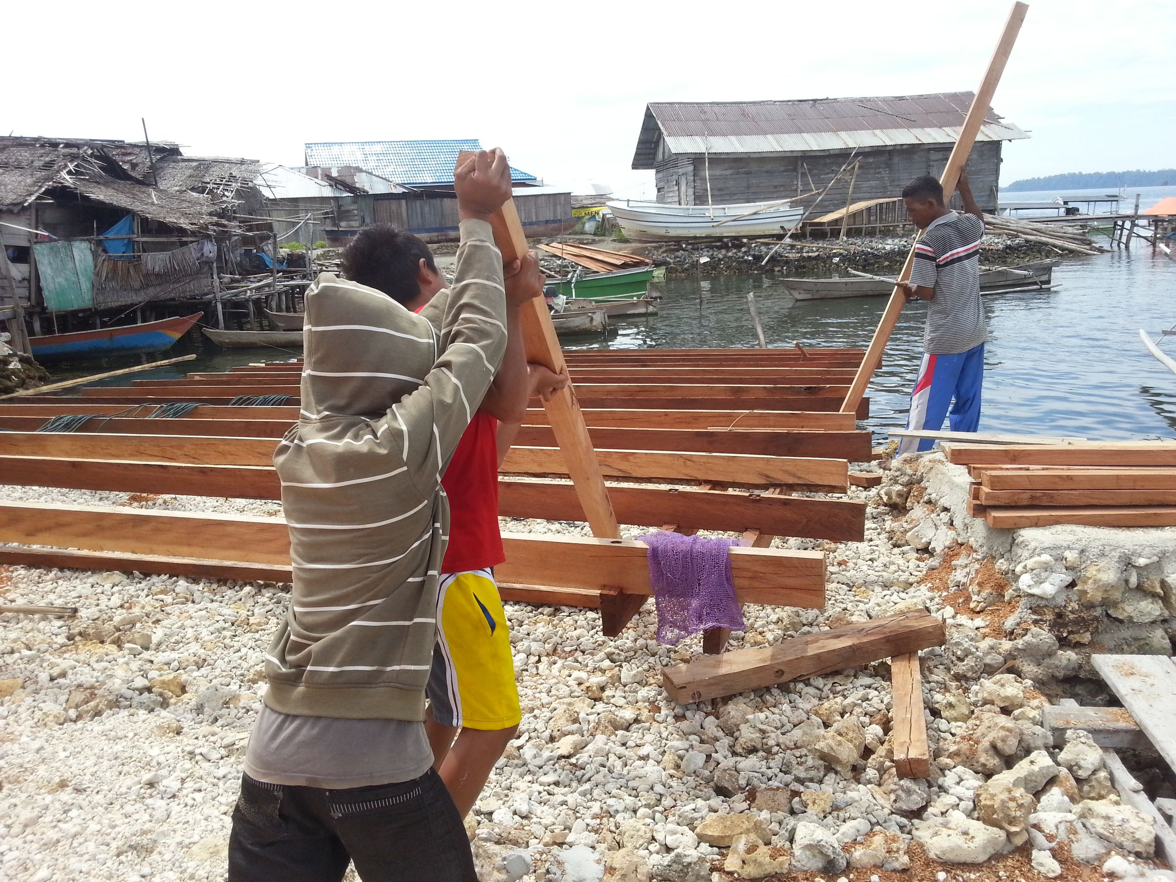 Building a Houseboat - With Added Information About Dimensions by ...