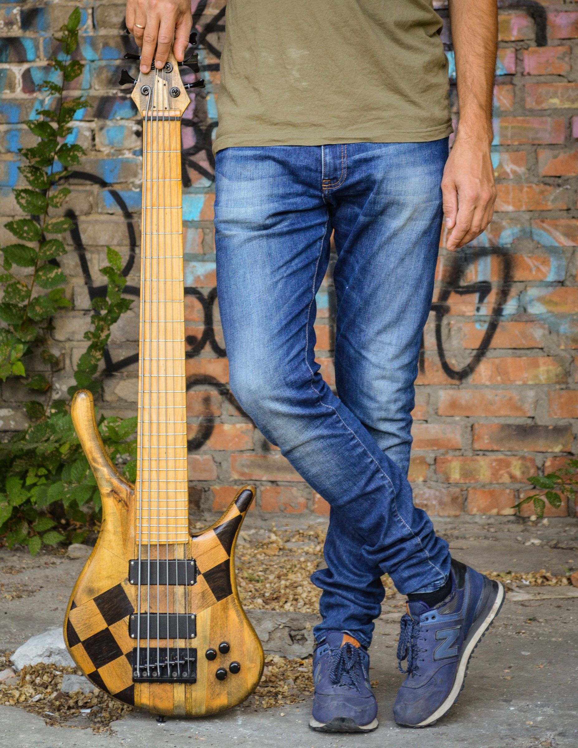 6 String Bass Guitar Made With Wood From Recycling Been : 10 Steps ...