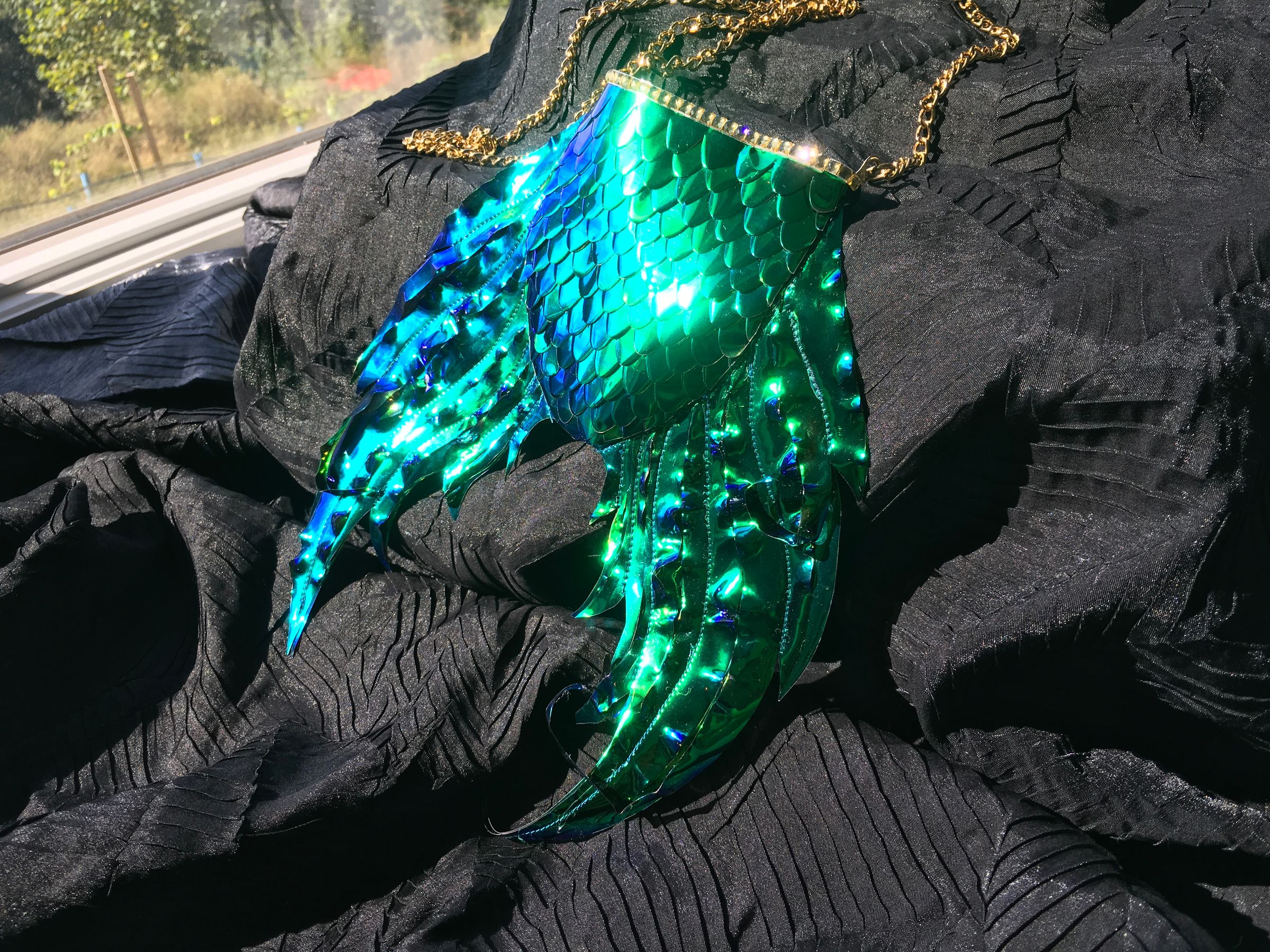 Iridescent Mermaid Tail Purse : 9 Steps (with Pictures) - Instructables