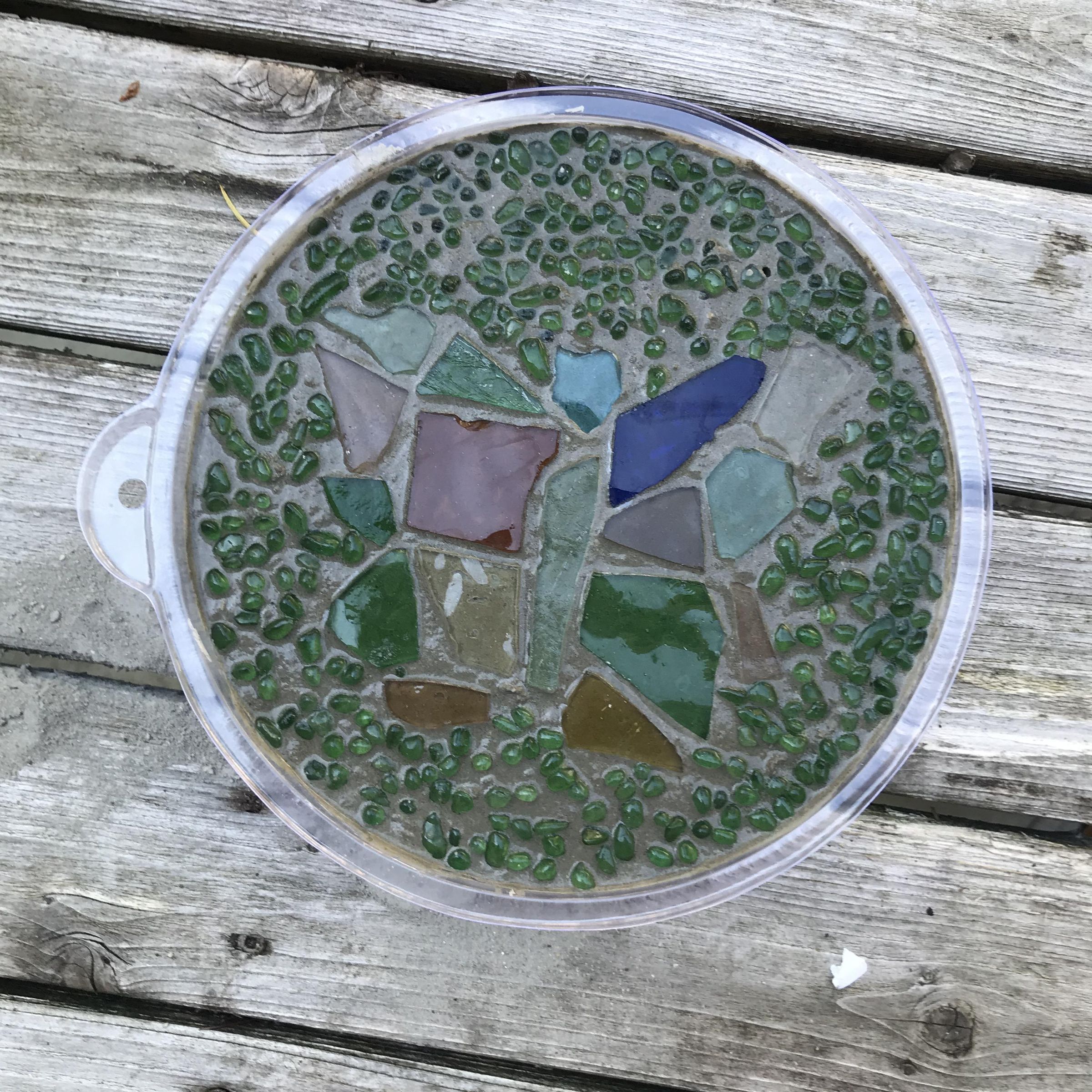 DIY Mosaic Stepping Stones : 6 Steps (with Pictures) - Instructables