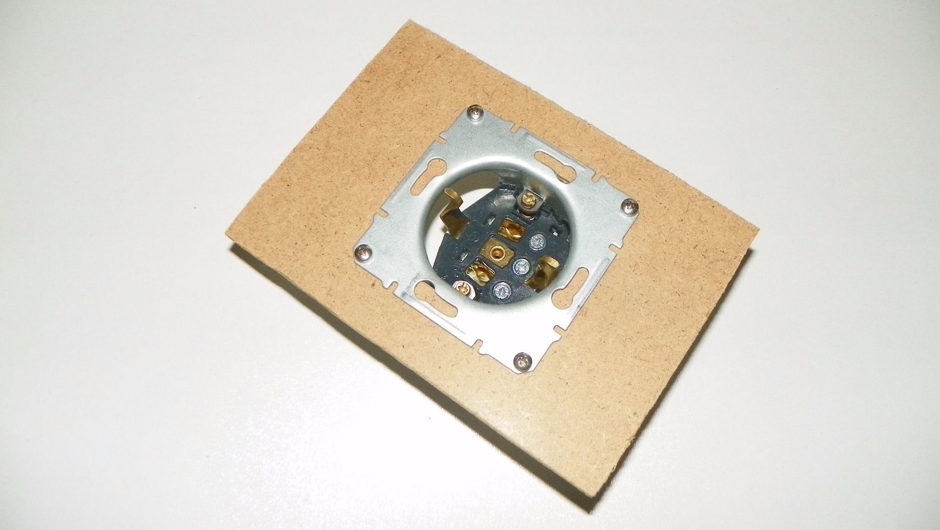 Wireless BT Power Socket (Arduino Based) + Android App : 6 Steps ...