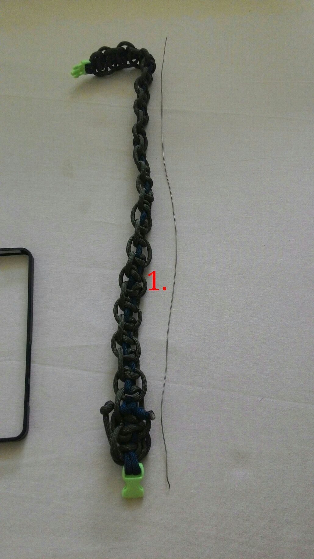 Paracord Phone Pocket : 5 Steps - Instructables