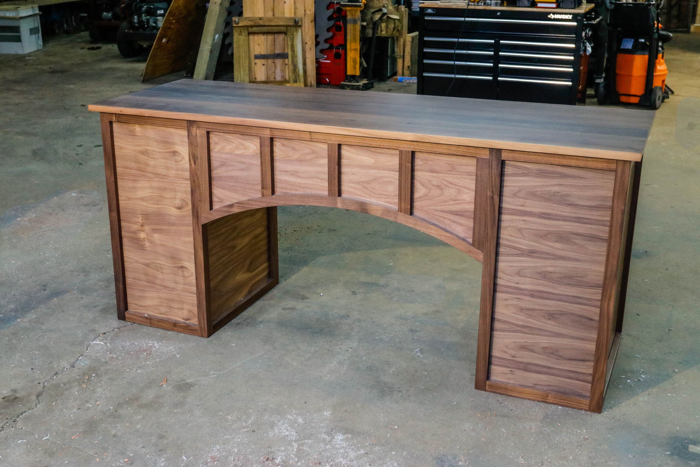 Building a Walnut Office Desk & Pricing It : 9 Steps - Instructables