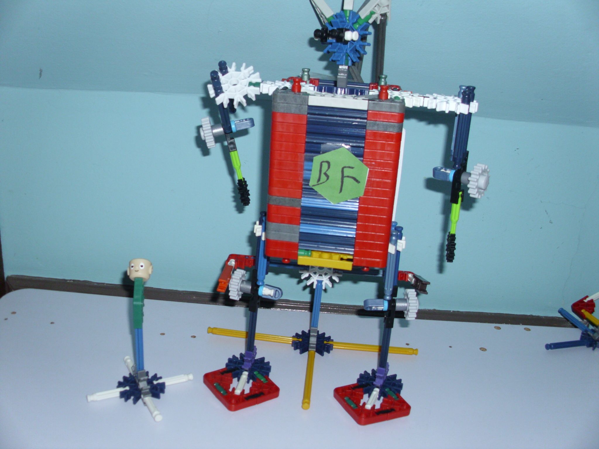K'nex Transforming 'Baby Face' to Headless Robot : 6 Steps - Instructables