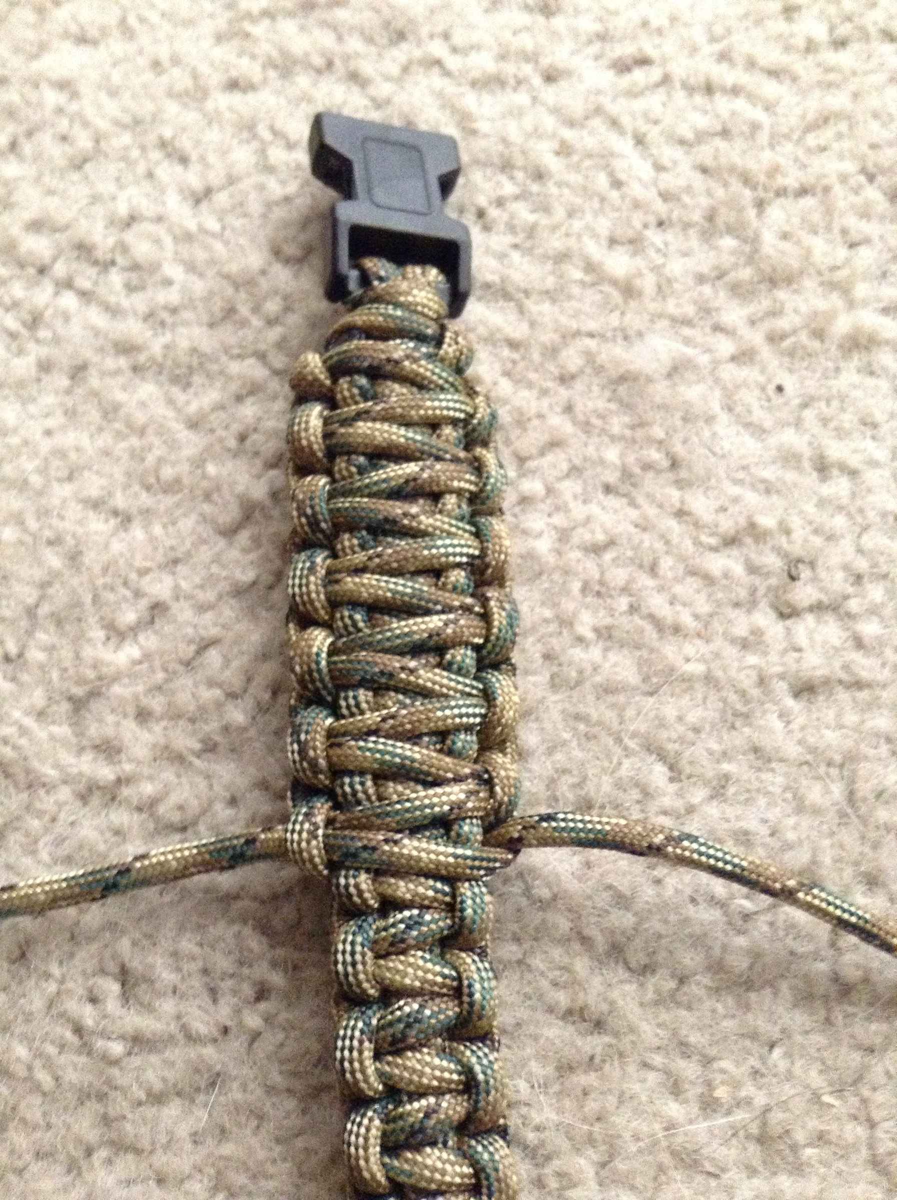 How to Make a Paracord King Cobra Braid : 5 Steps - Instructables