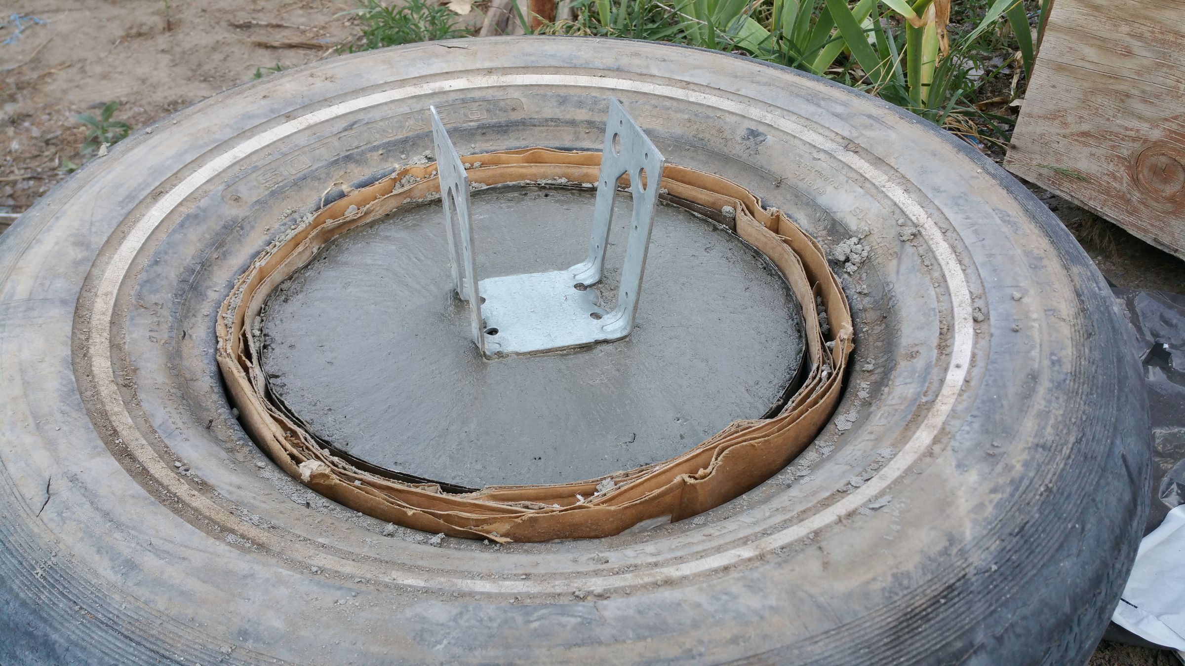 Concrete Tire Piers : 8 Steps (with Pictures) - Instructables