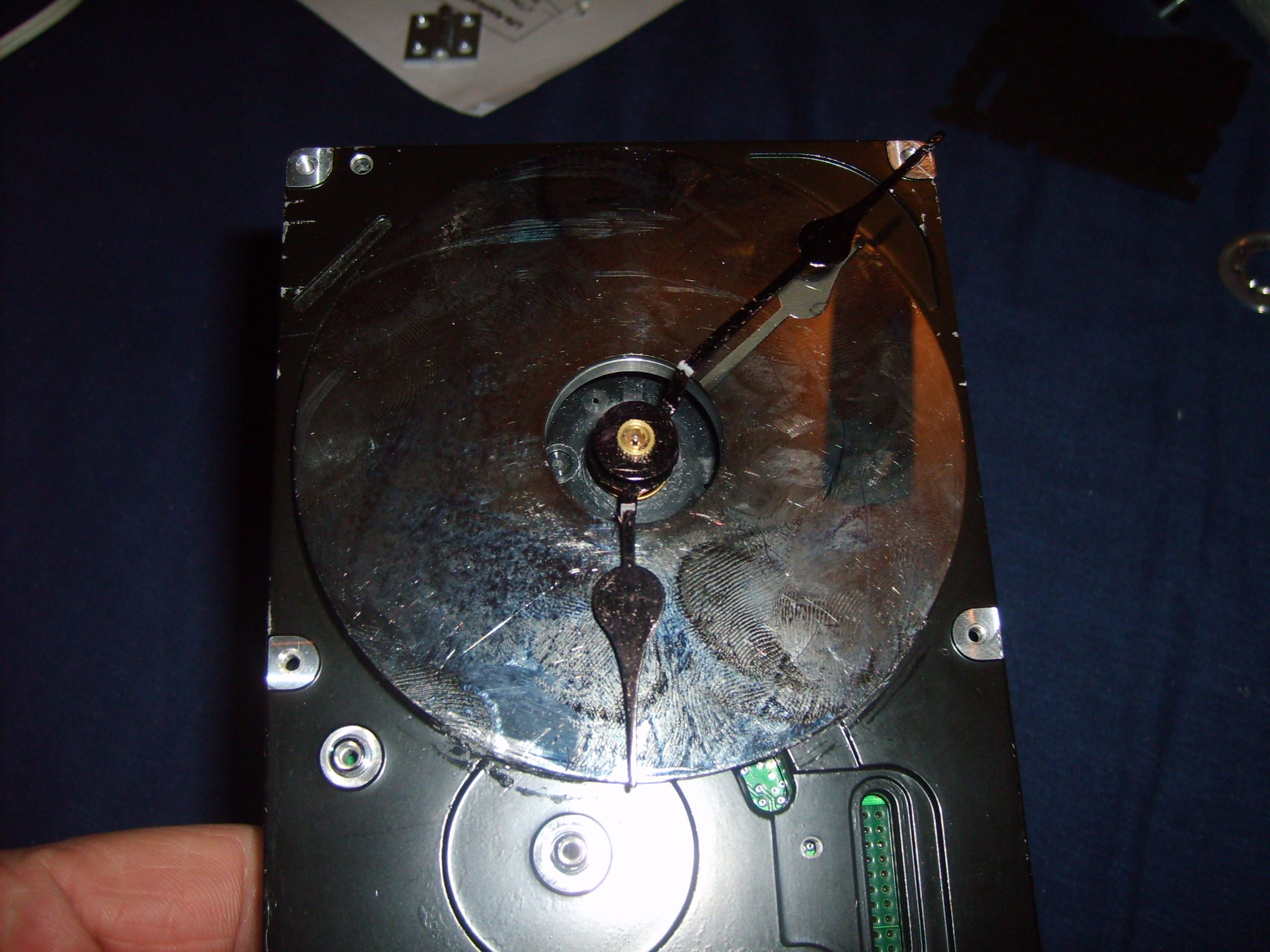 Commemorative Hard Drive Clock : 5 Steps - Instructables