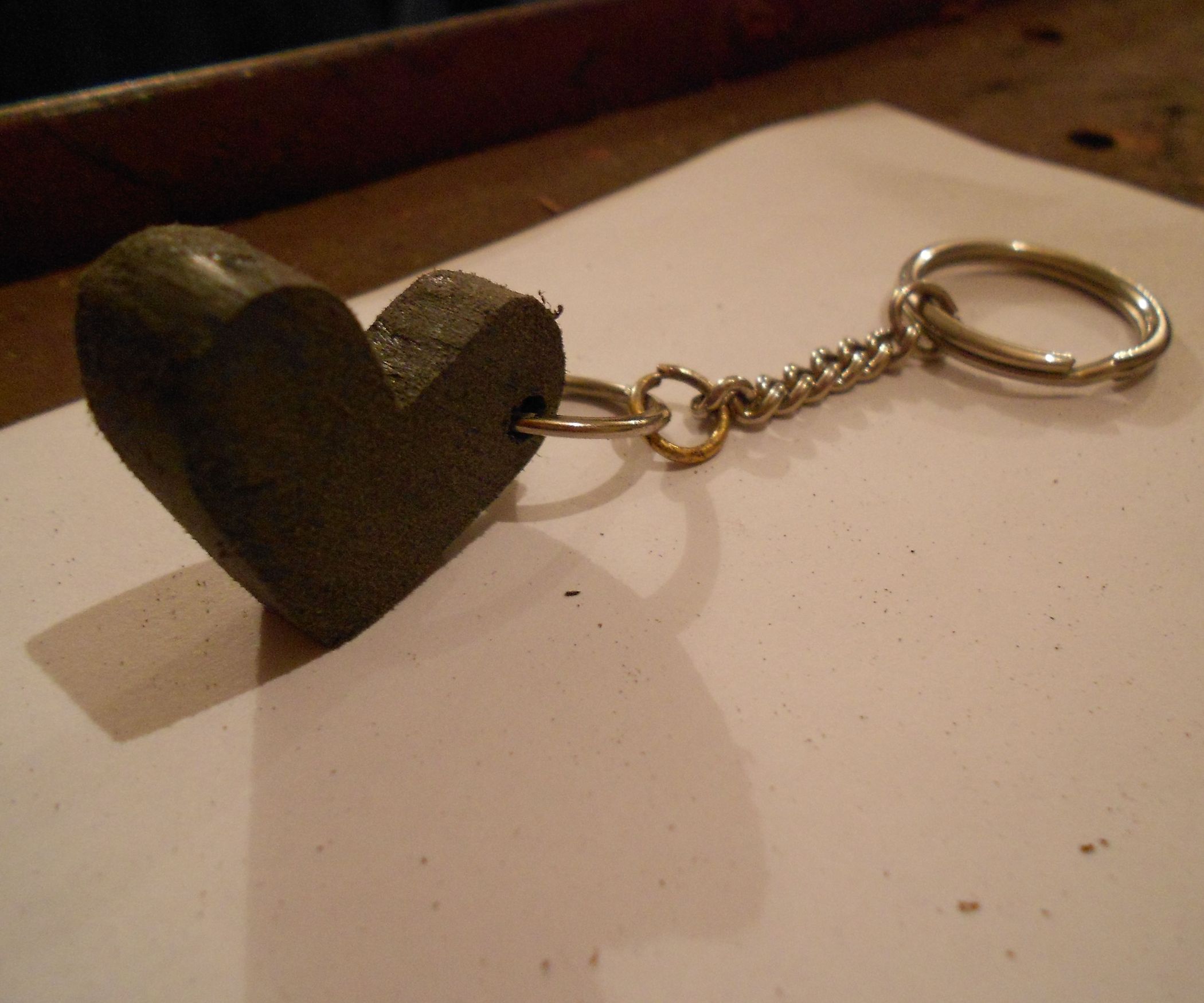 Plastic Heart-Keychain (HDPE) : 4 Steps (with Pictures) - Instructables