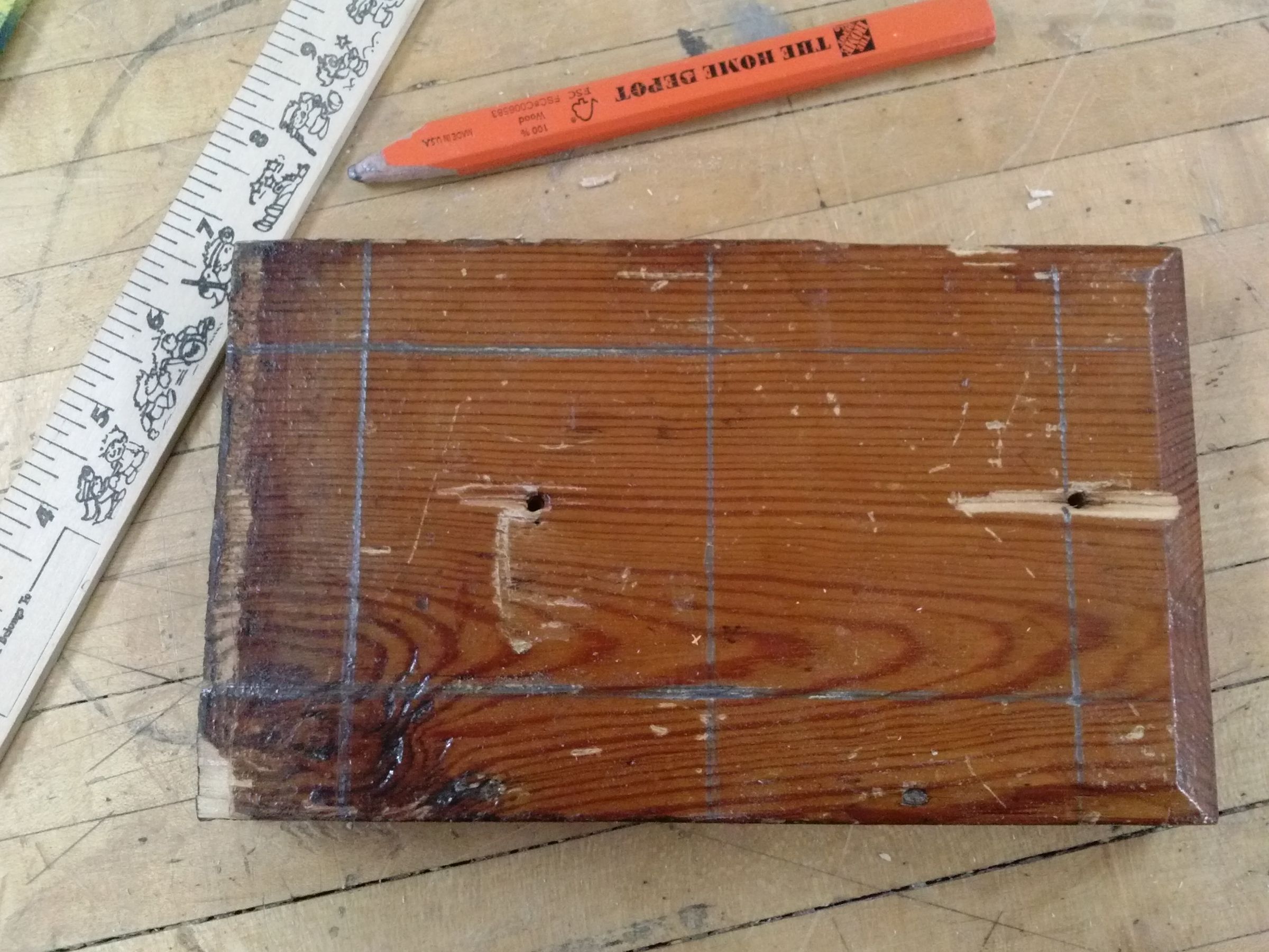 Dowel Peg Tablet Stand : 6 Steps (with Pictures) - Instructables