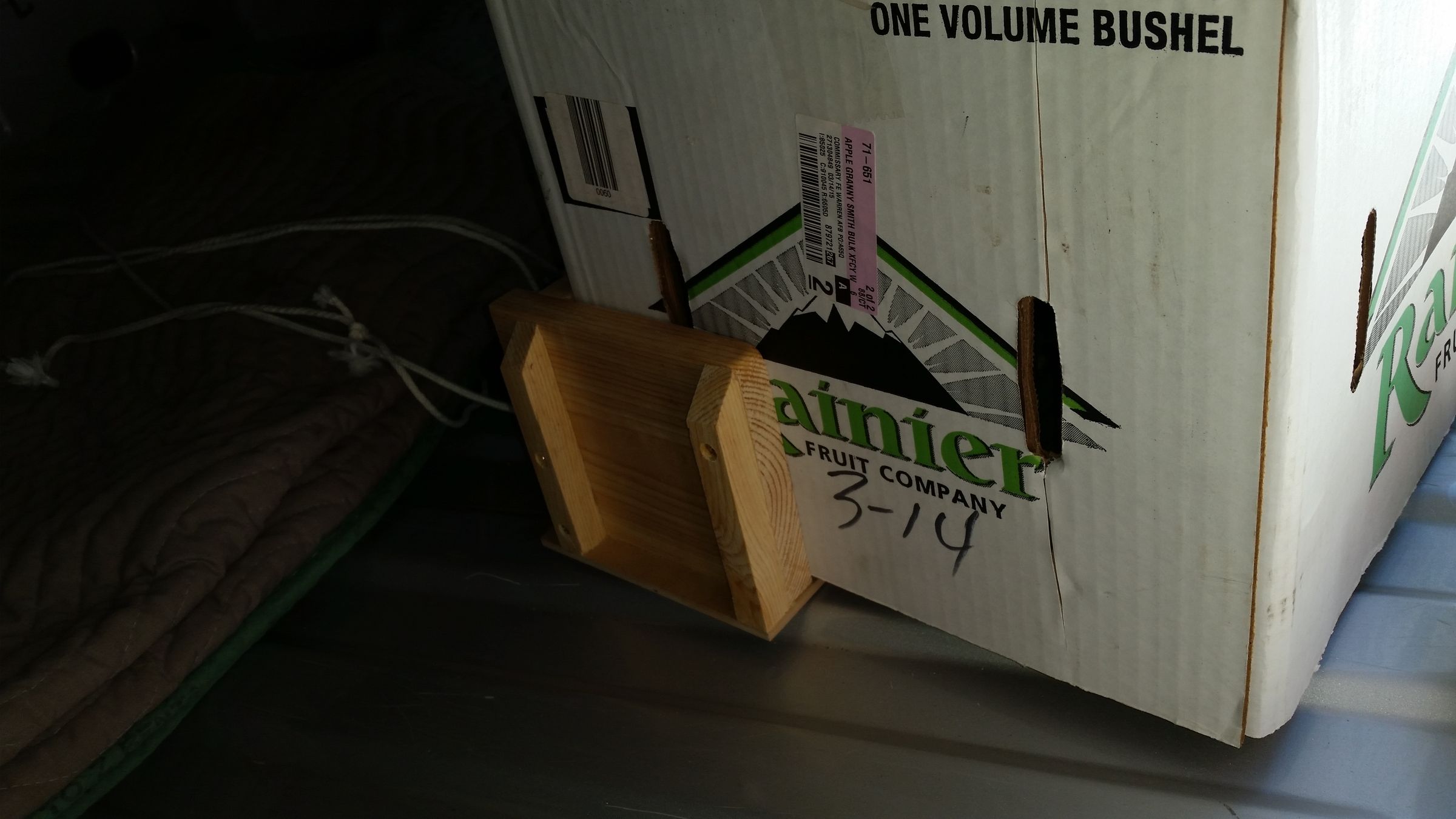 Trunk Clutter Corner Stabilizers : 4 Steps (with Pictures) - Instructables