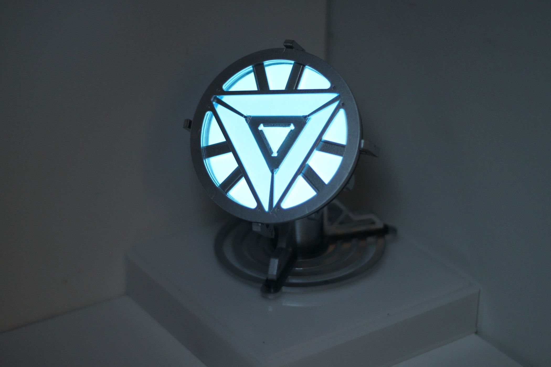 Iron Man 2 Arc Reactor VI : 8 Steps (with Pictures) - Instructables