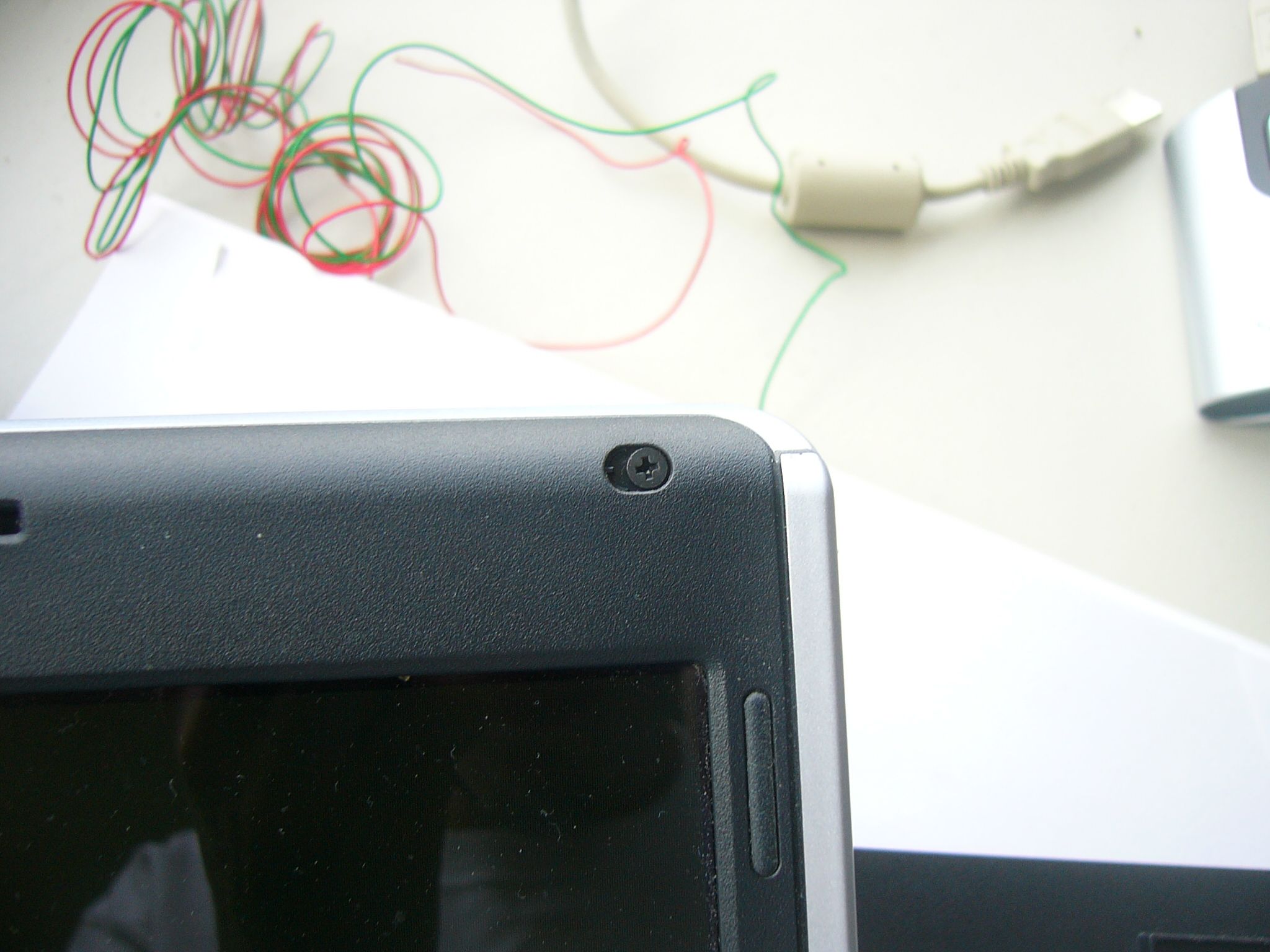 How to Take Apart a Laptop : 8 Steps - Instructables
