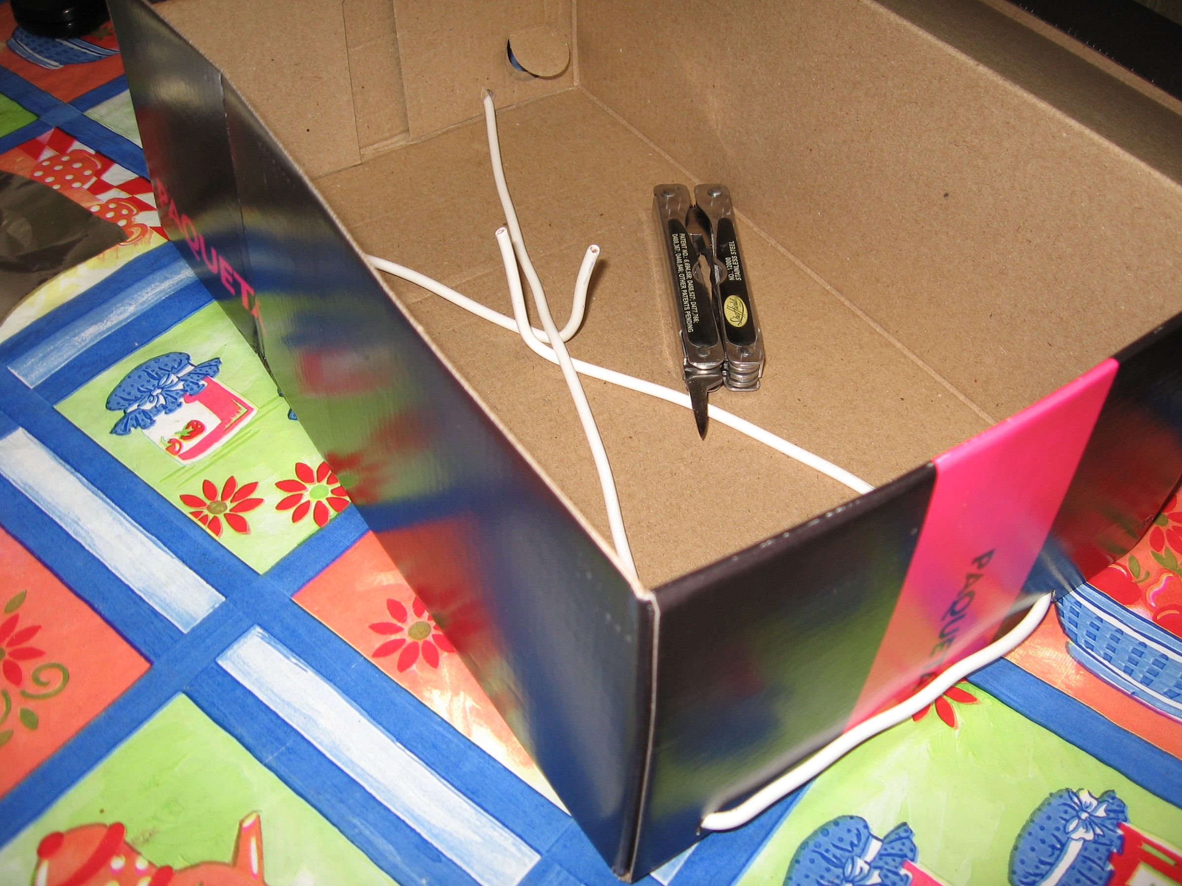 Simple and Cheap UHF Antenna (Folded Dipole / Bowtie) : 3 Steps ...