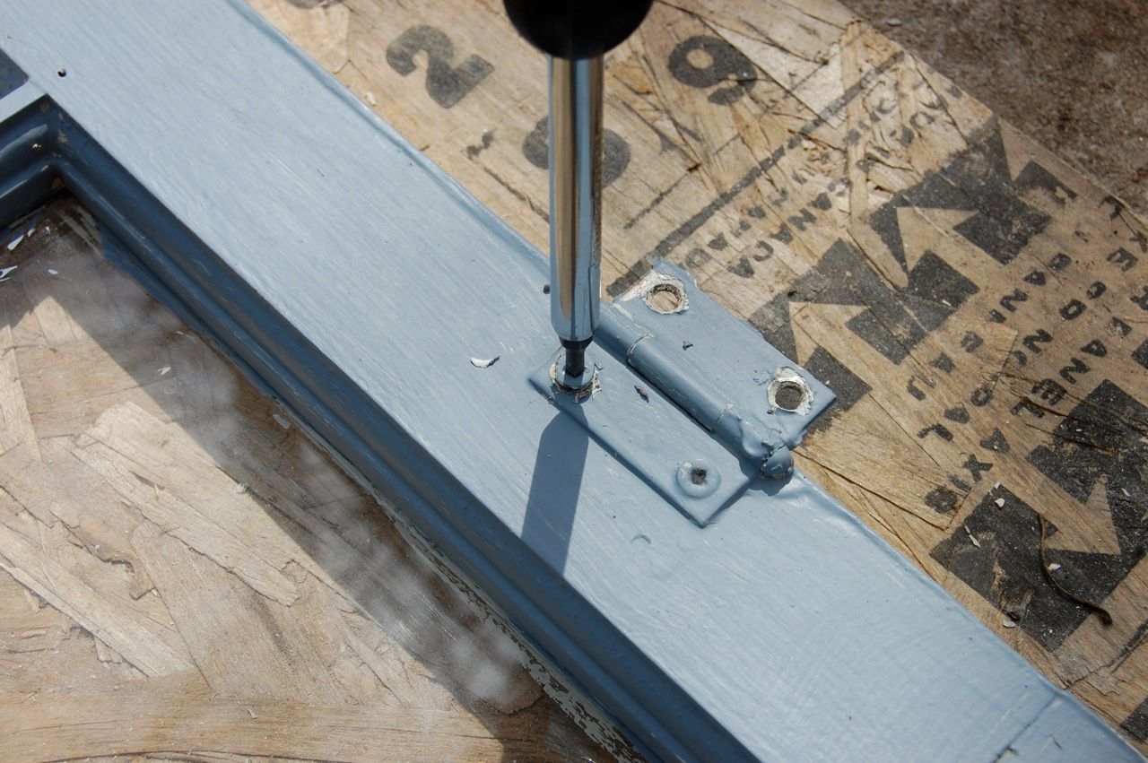 Build a Cold Frame Using Old Windows : 12 Steps (with Pictures ...