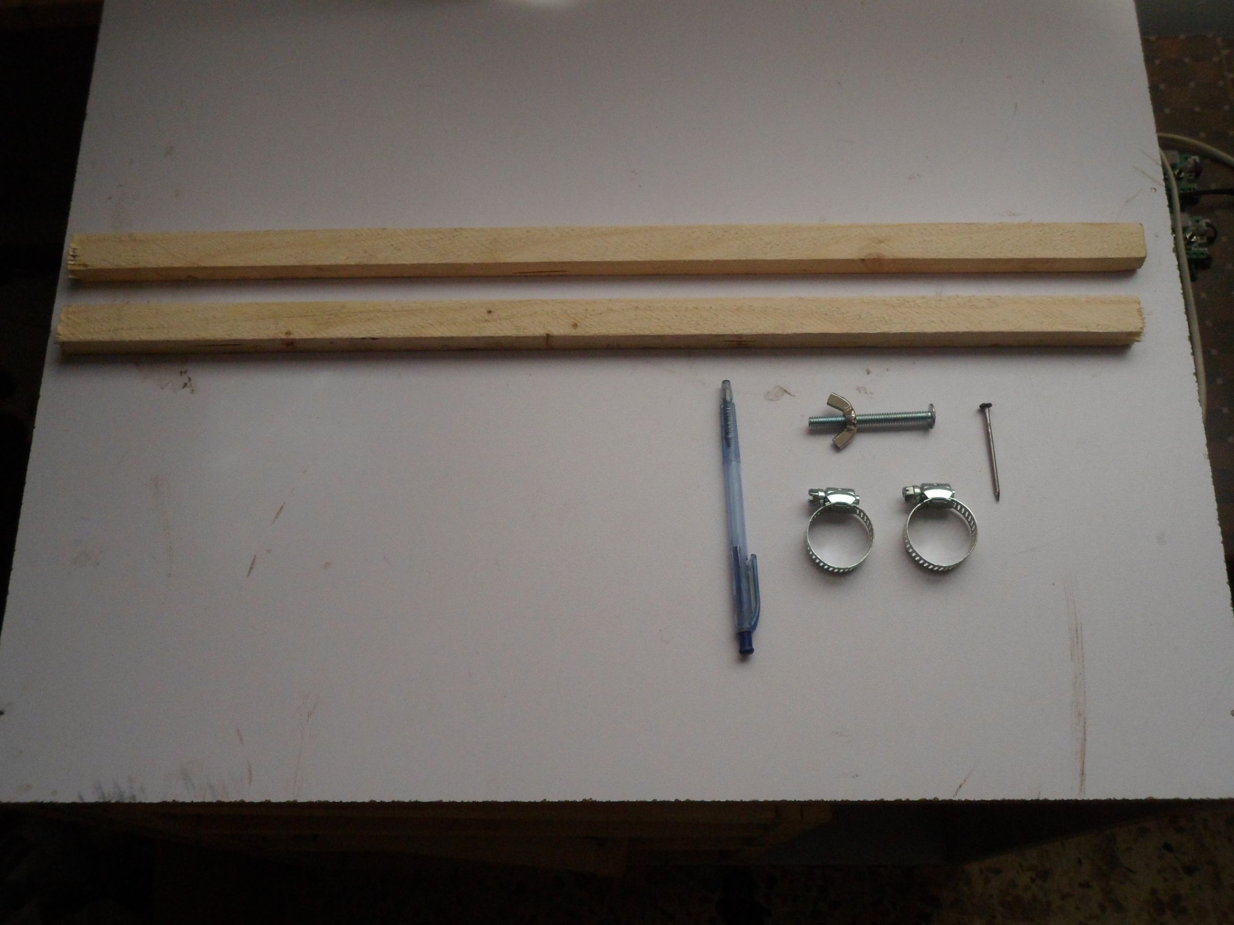 How to Make Simplest Compass Ever : 3 Steps (with Pictures) - Instructables