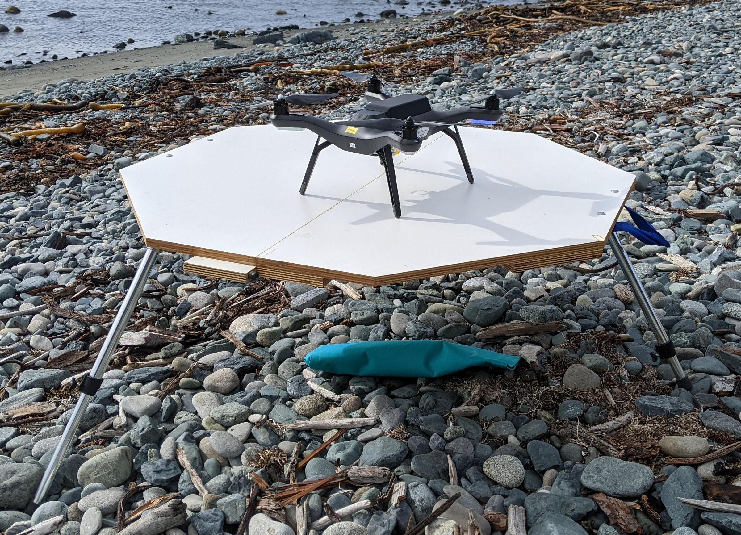 Quadcopter Landing Pad With Telescoping Legs for Uneven Ground : 16 ...