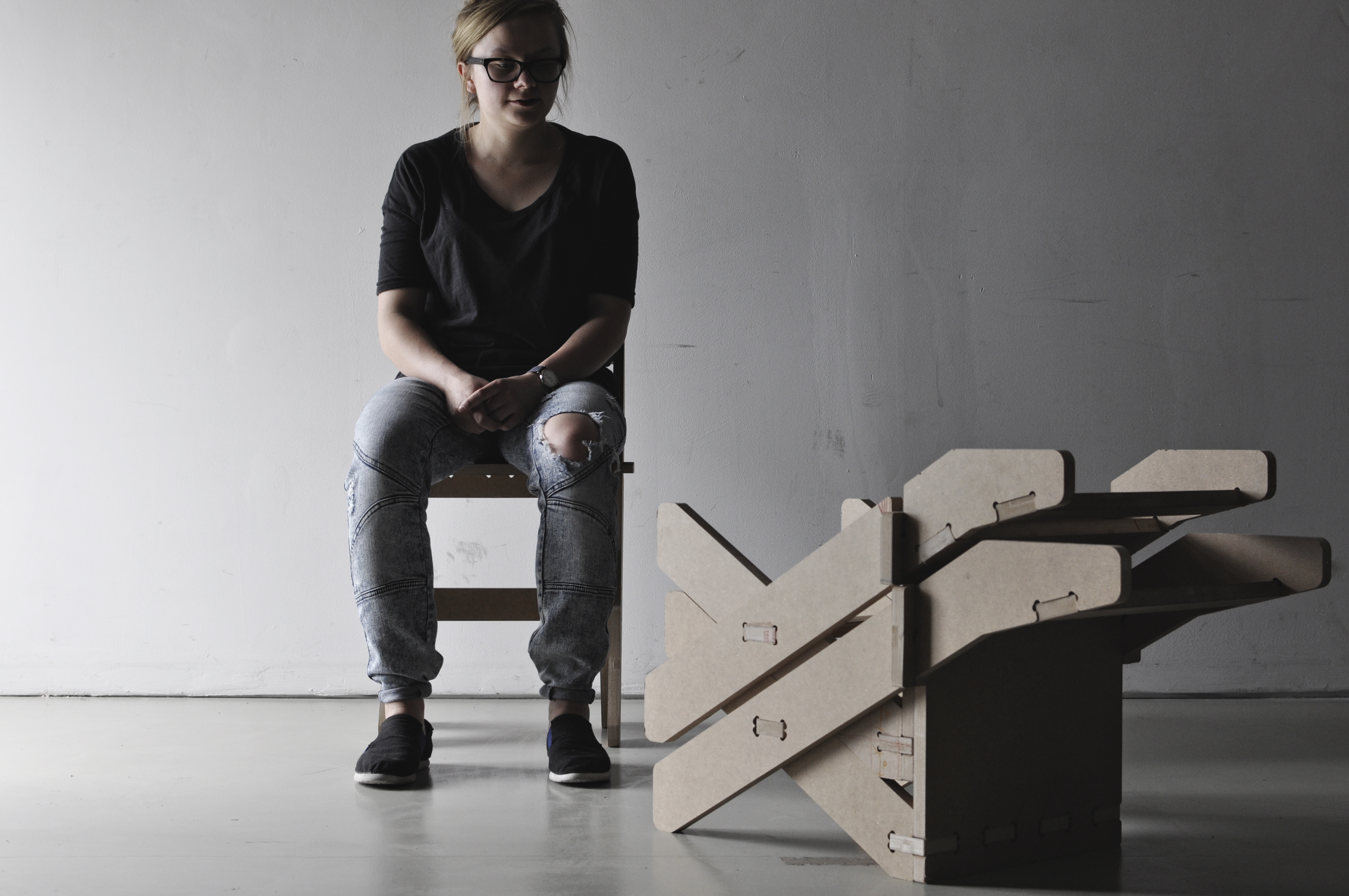 ASSEMBLY STOOL : 14 Steps - Instructables