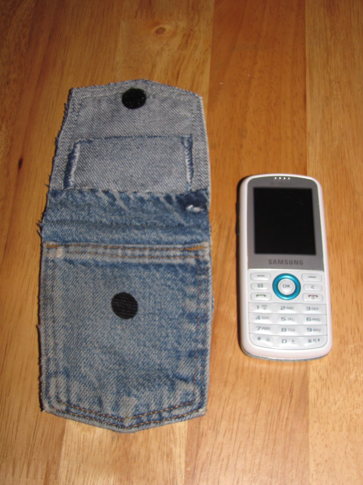 Recycled Denim Cell Phone Pocket : 6 Steps - Instructables