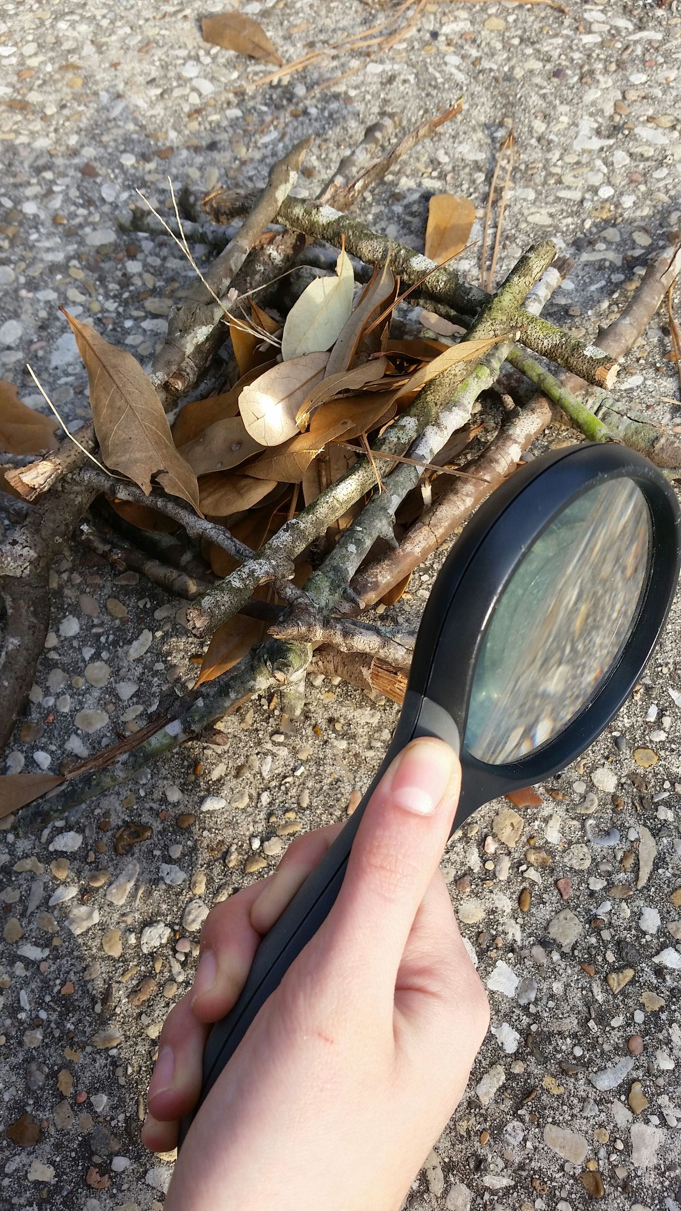 How to Start a Fire With a Magnify Glass : 3 Steps - Instructables