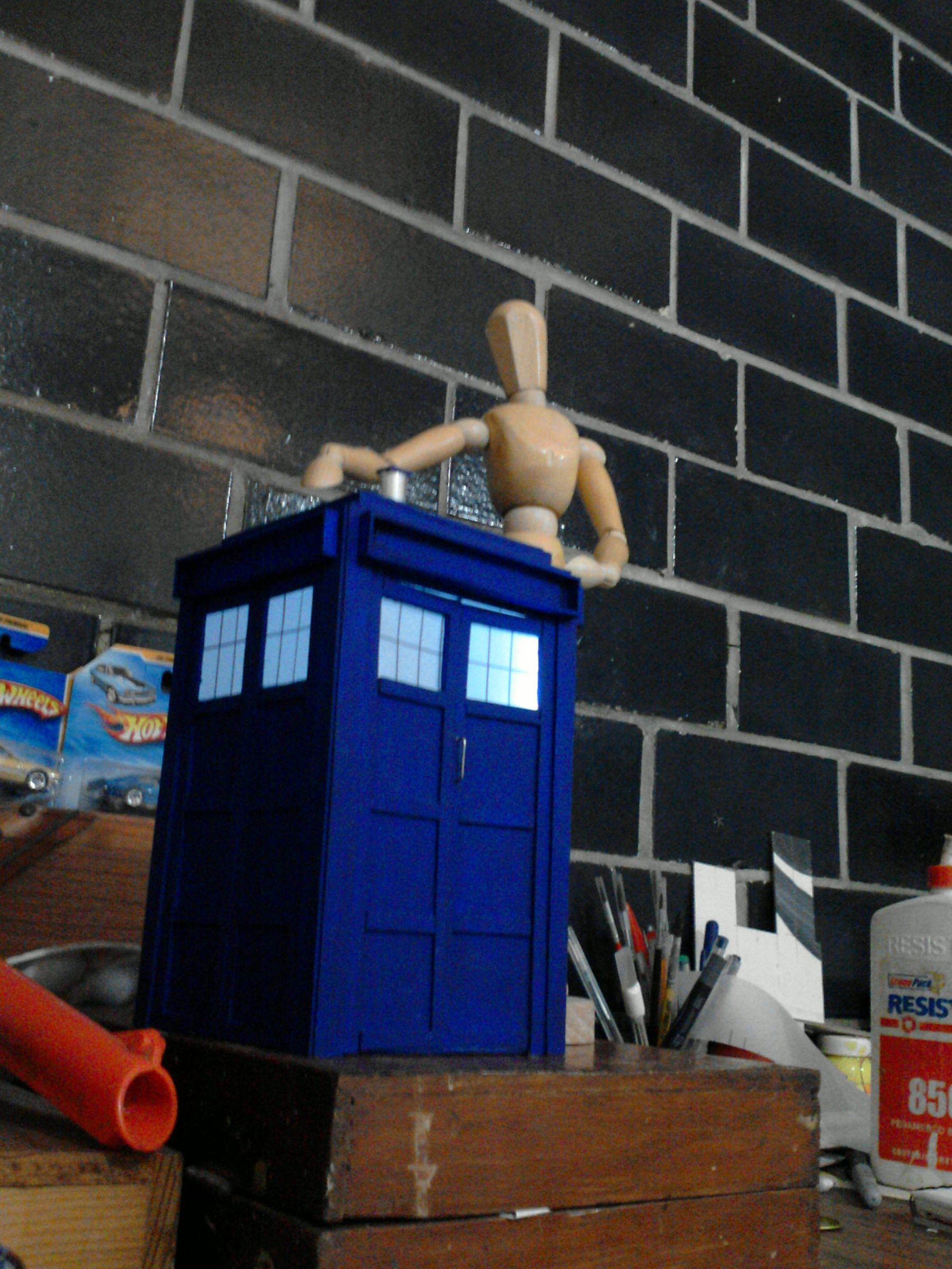 DOCTOR WHO TARDIS MODEL : 16 Steps (with Pictures) - Instructables