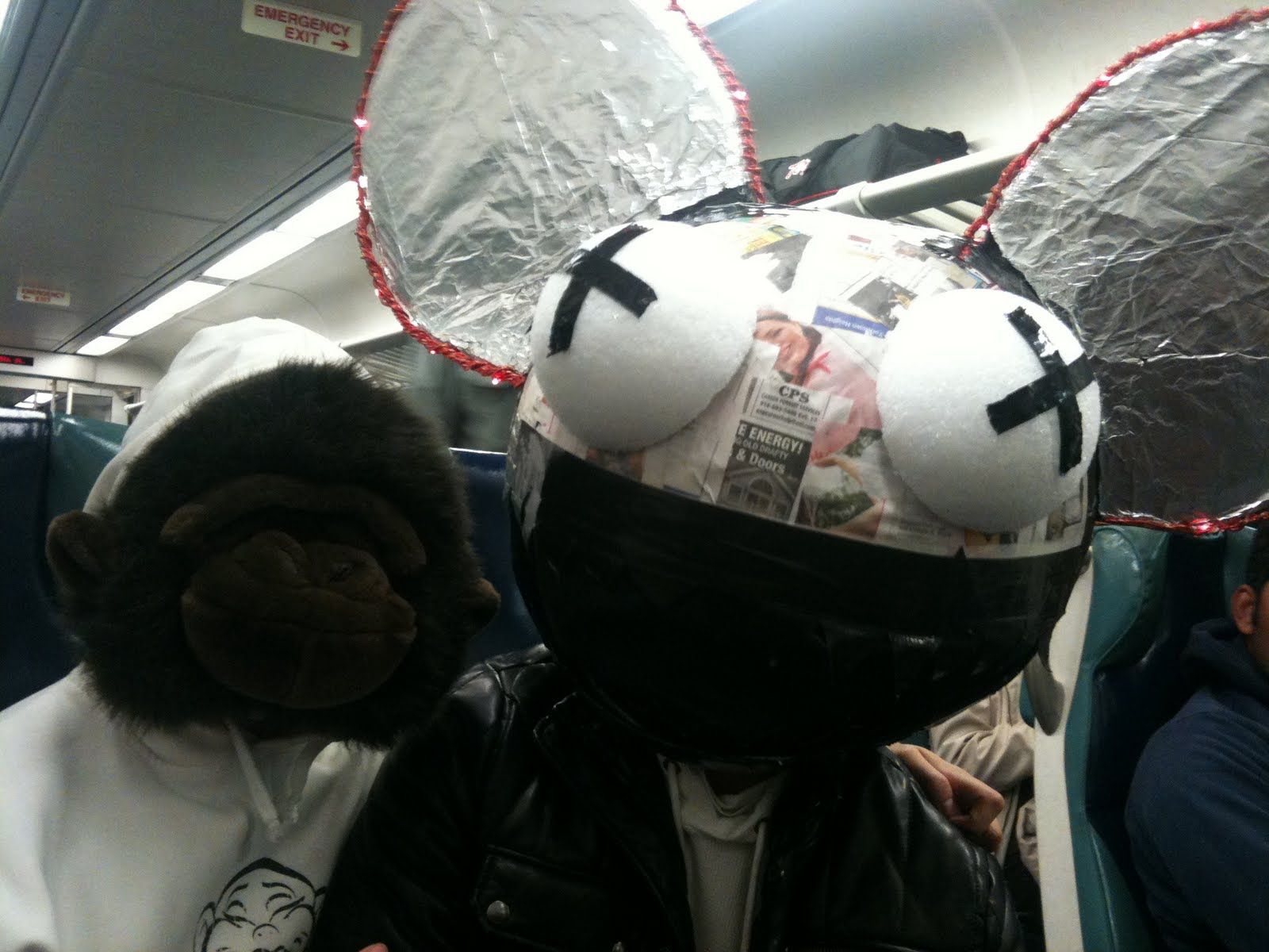 Easy DeadMau5 Helmet! Under 50$! : 4 Steps - Instructables