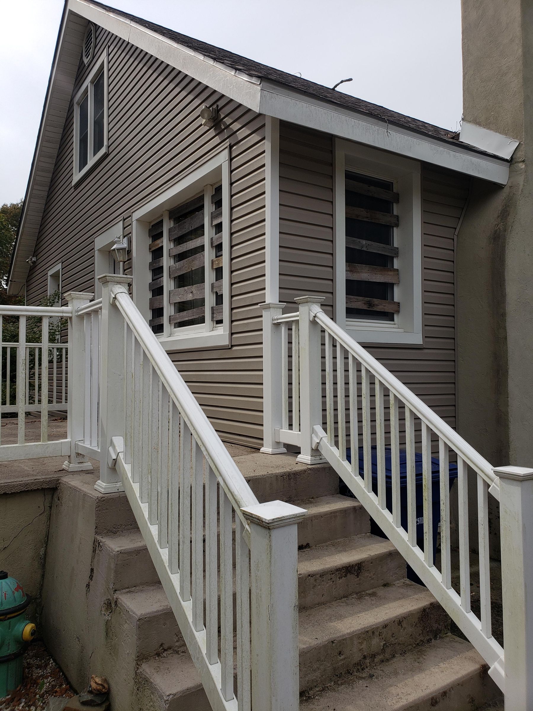 Boarded Up Windows : 4 Steps (with Pictures) - Instructables