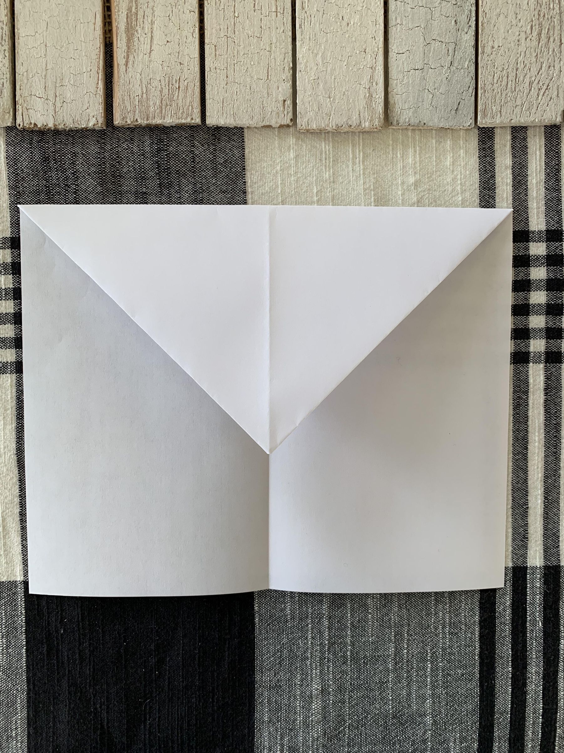 Folding a Paper Airplane : 11 Steps - Instructables