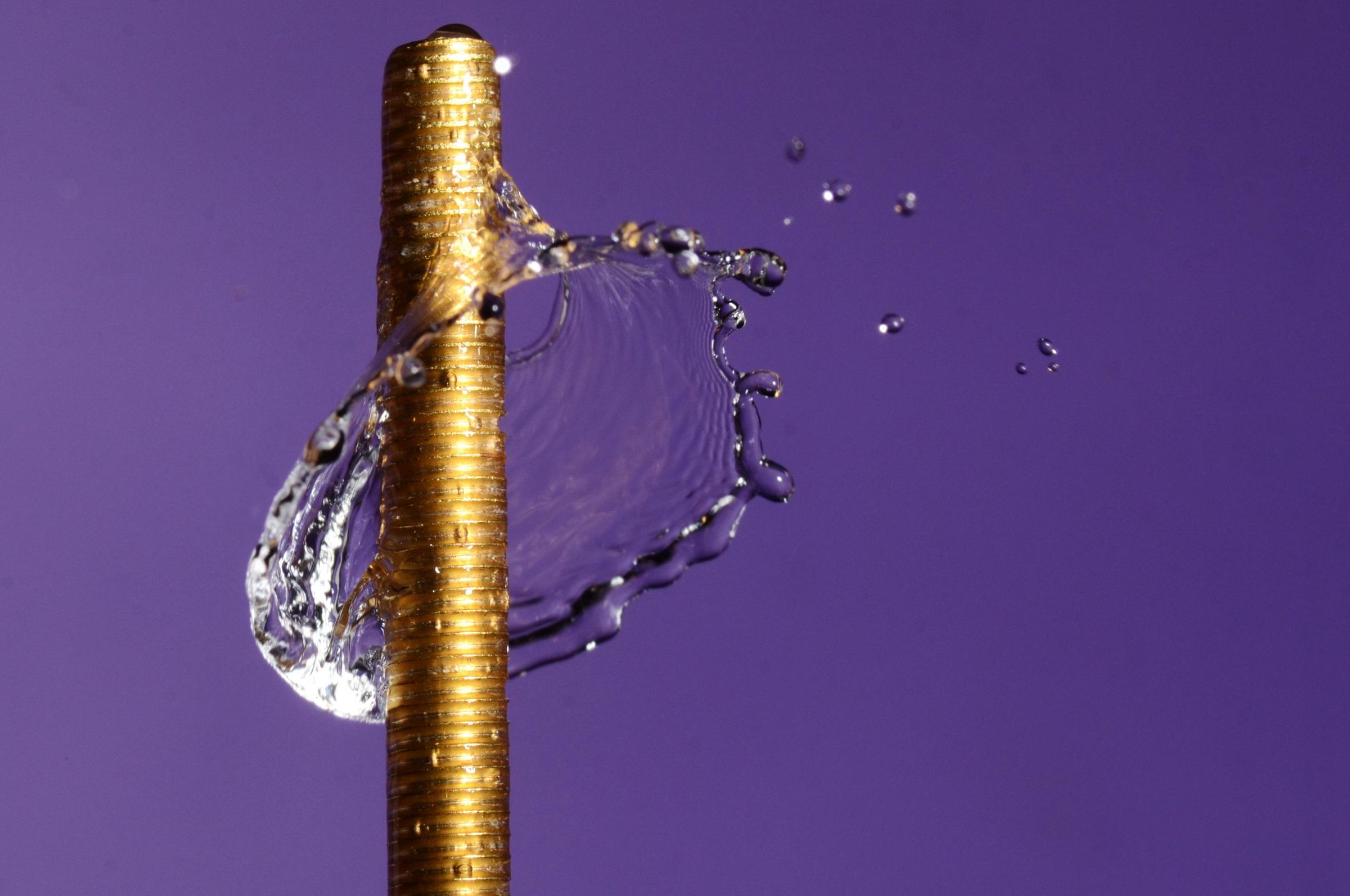 Splash! Water Droplet Photography : 10 Steps (with Pictures ...