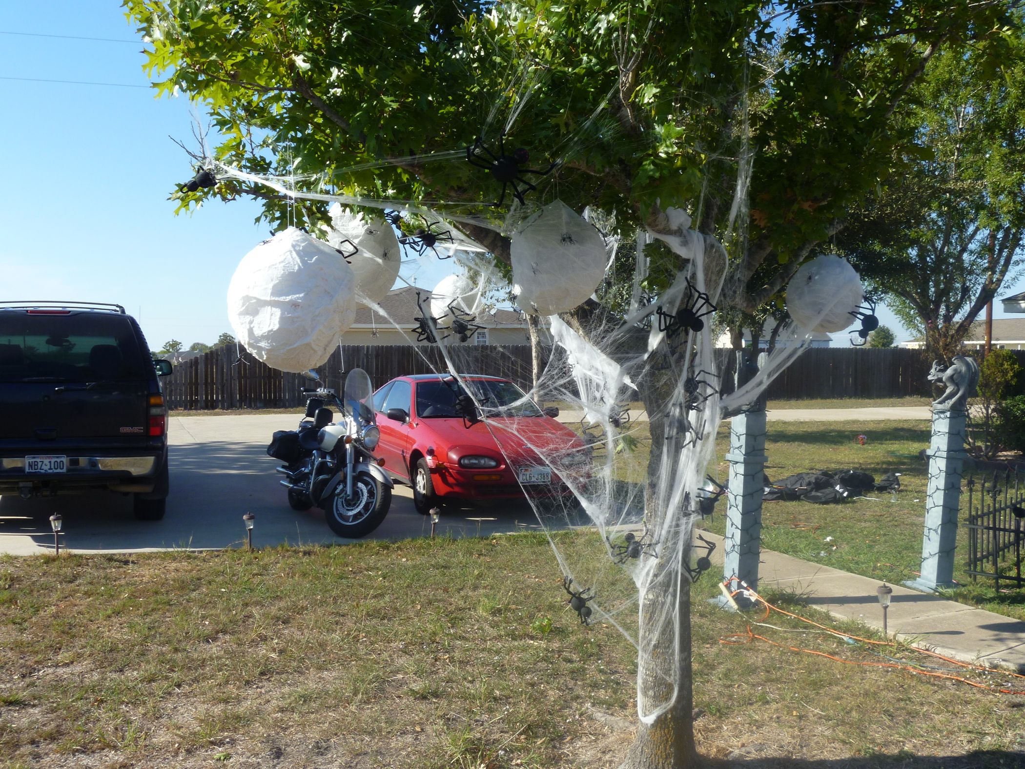 How to Make Spiders for Halloween : 6 Steps (with Pictures) - Instructables