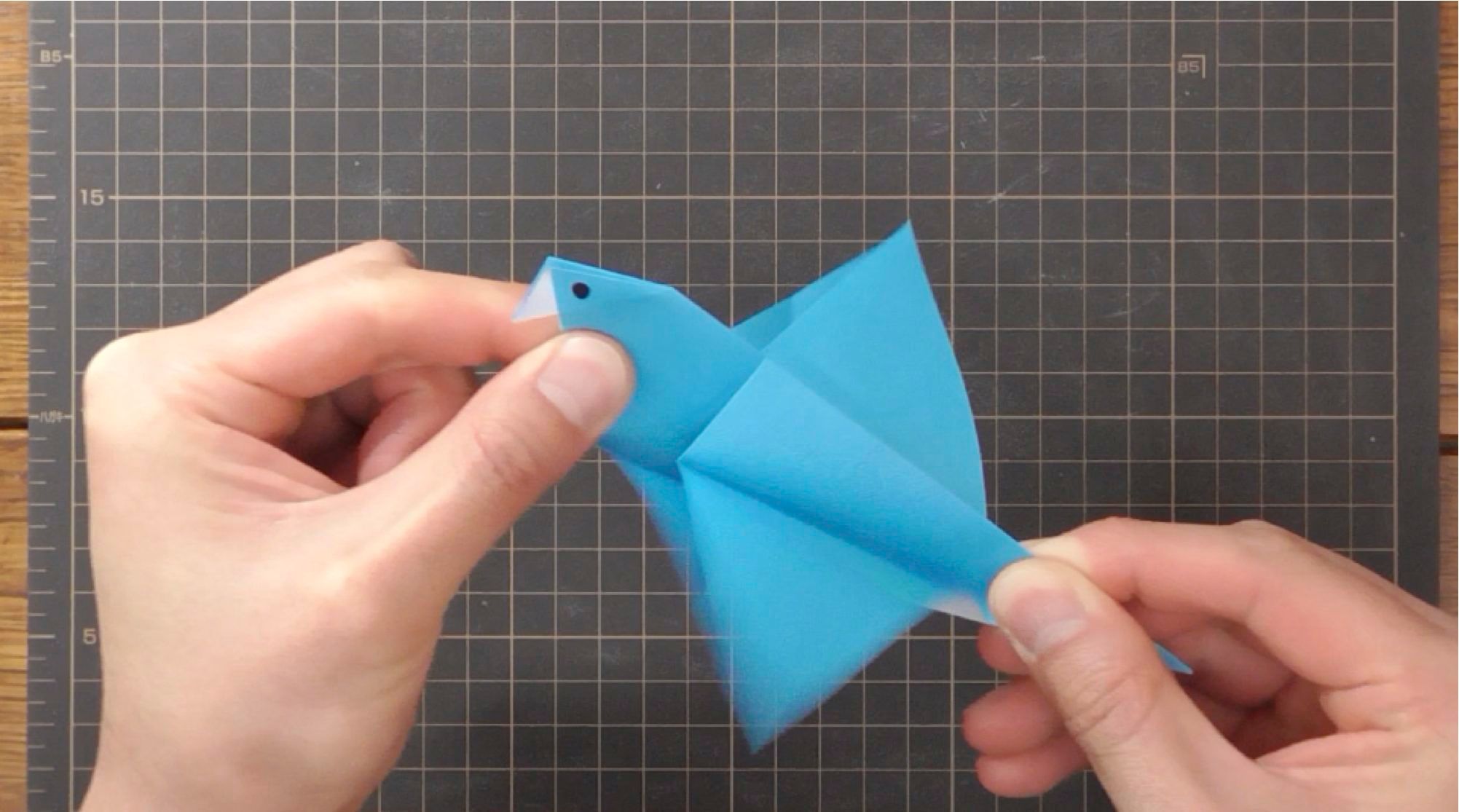 How to Origami a Flapping Blue Bird : 13 Steps - Instructables