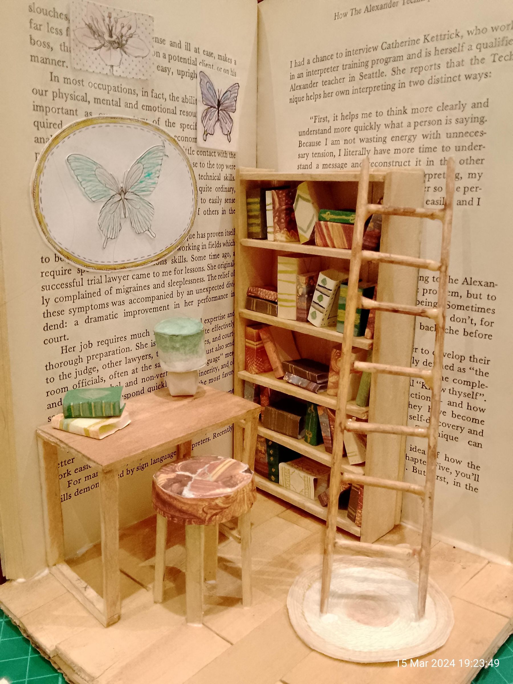 Miniature Library in a Book : 9 Steps (with Pictures) - Instructables