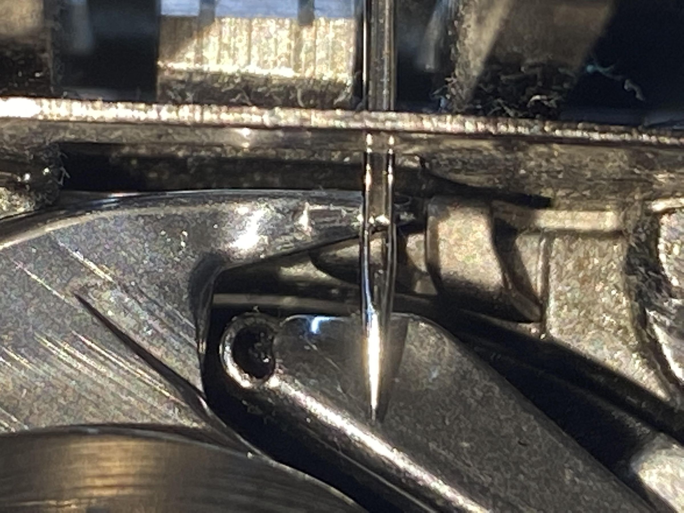 How to Timing Your Sewing Machine : 4 Steps (with Pictures) - Instructables